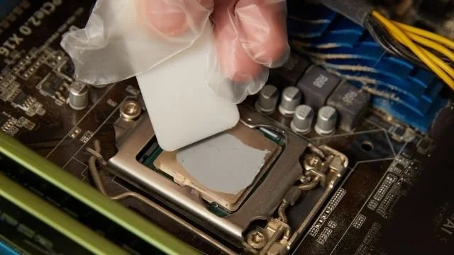 What Can You Spread Thermal Paste With? — Kooling Monster