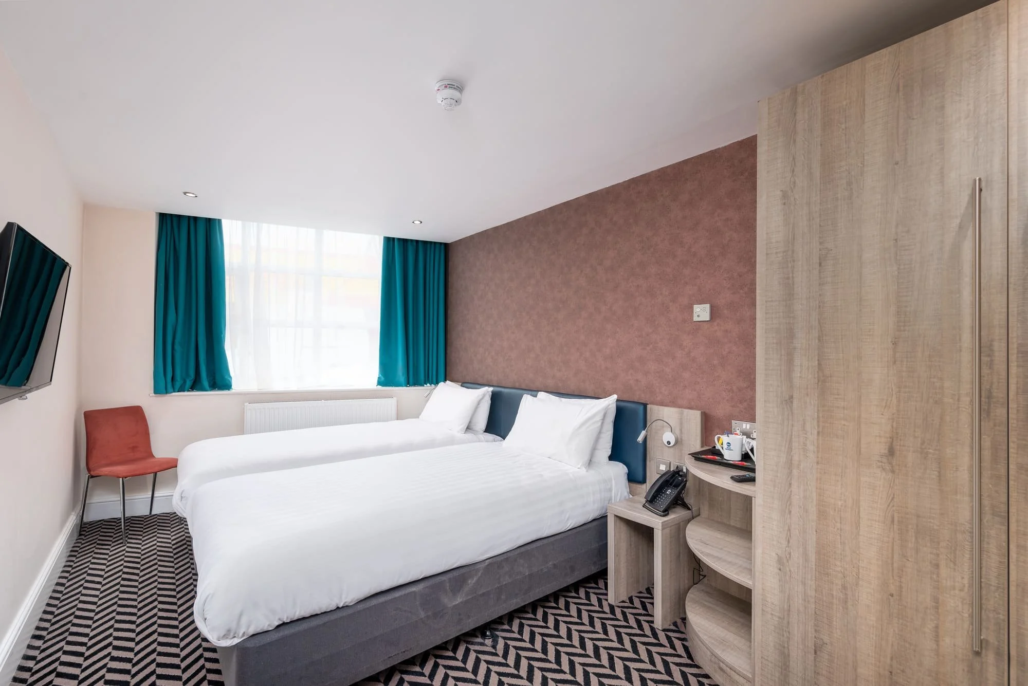 Affordable Twin Room Accommodation in Blackpool | Best Western Carlton ...