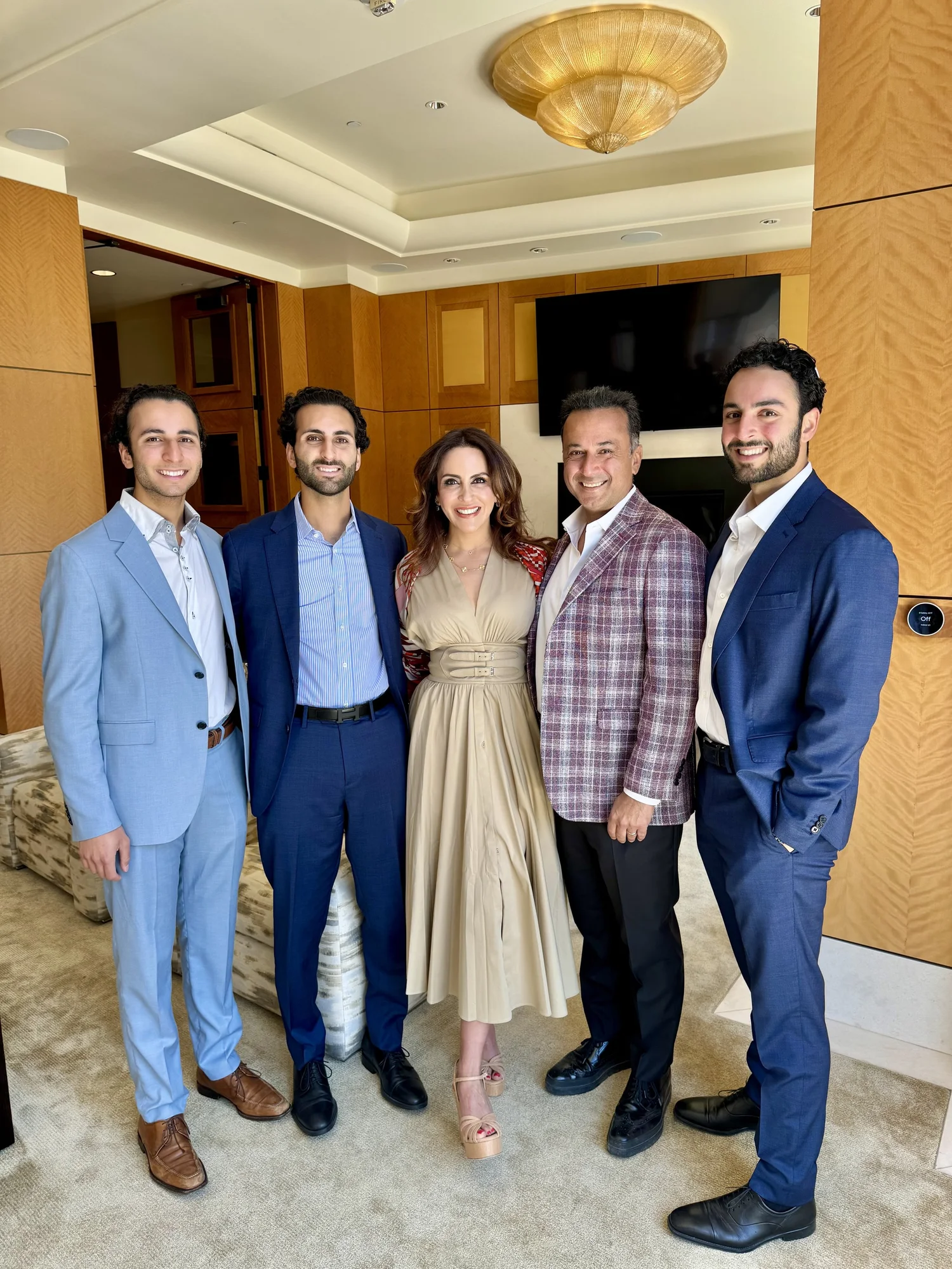 About — Dr. Sharona Nazarian