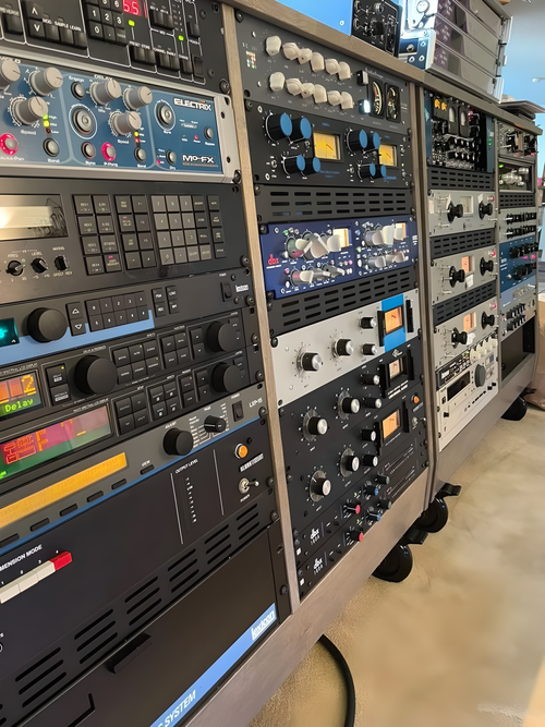 Traditional Studio Racks | Wood Straight & Slanted Racks — Gear Hive ...
