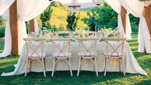 a guide to wedding table linens: sizing tips for every style — Koral & Ko.
