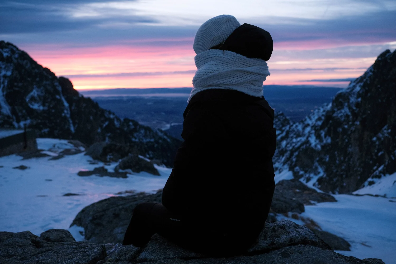 What to wear for winter hiking: layering basics — Roadtrips and Wine by ...