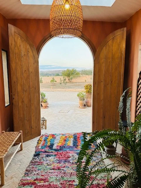 28 Ways (in pictures) to Style Moroccan Rugs | Mid Century Maroc ...
