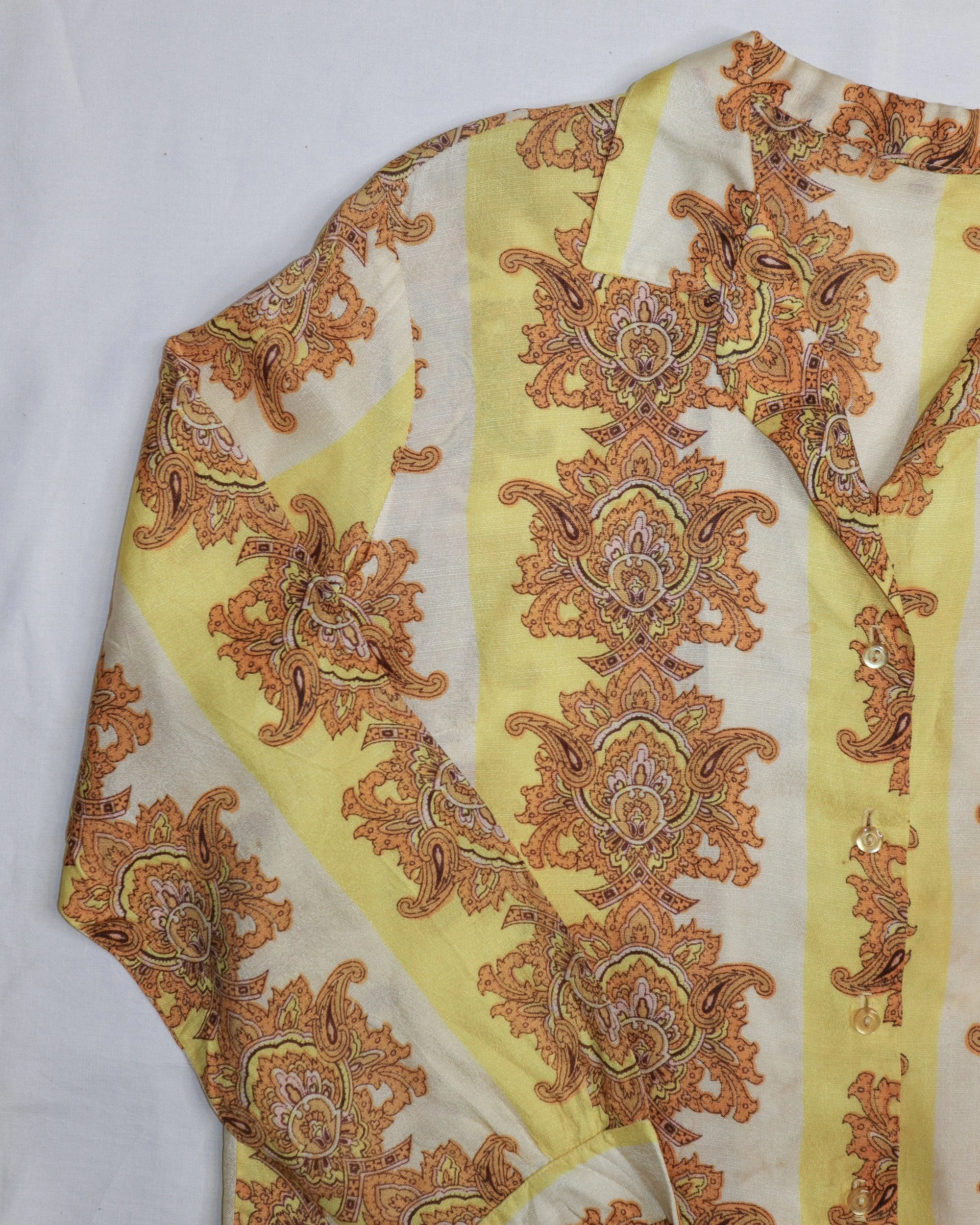 1970s groovy paisley pattern cropped shirt — Standing Ovation