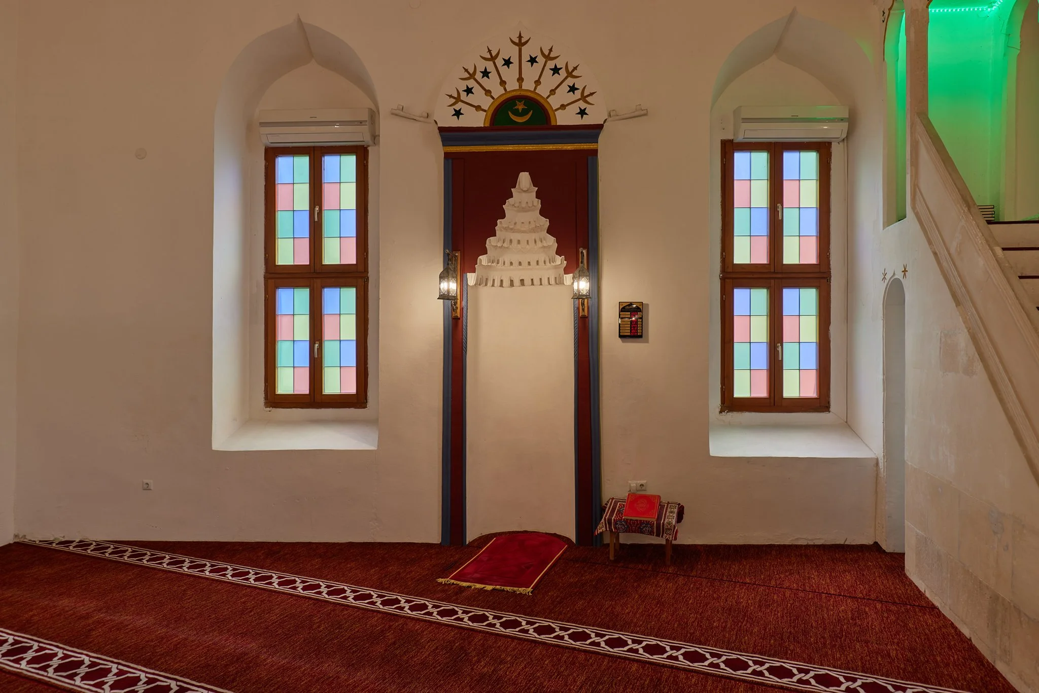 General 1 — POD NEBOM VEDRE VJERE - Islam i Evropa u iskustvu Bosne