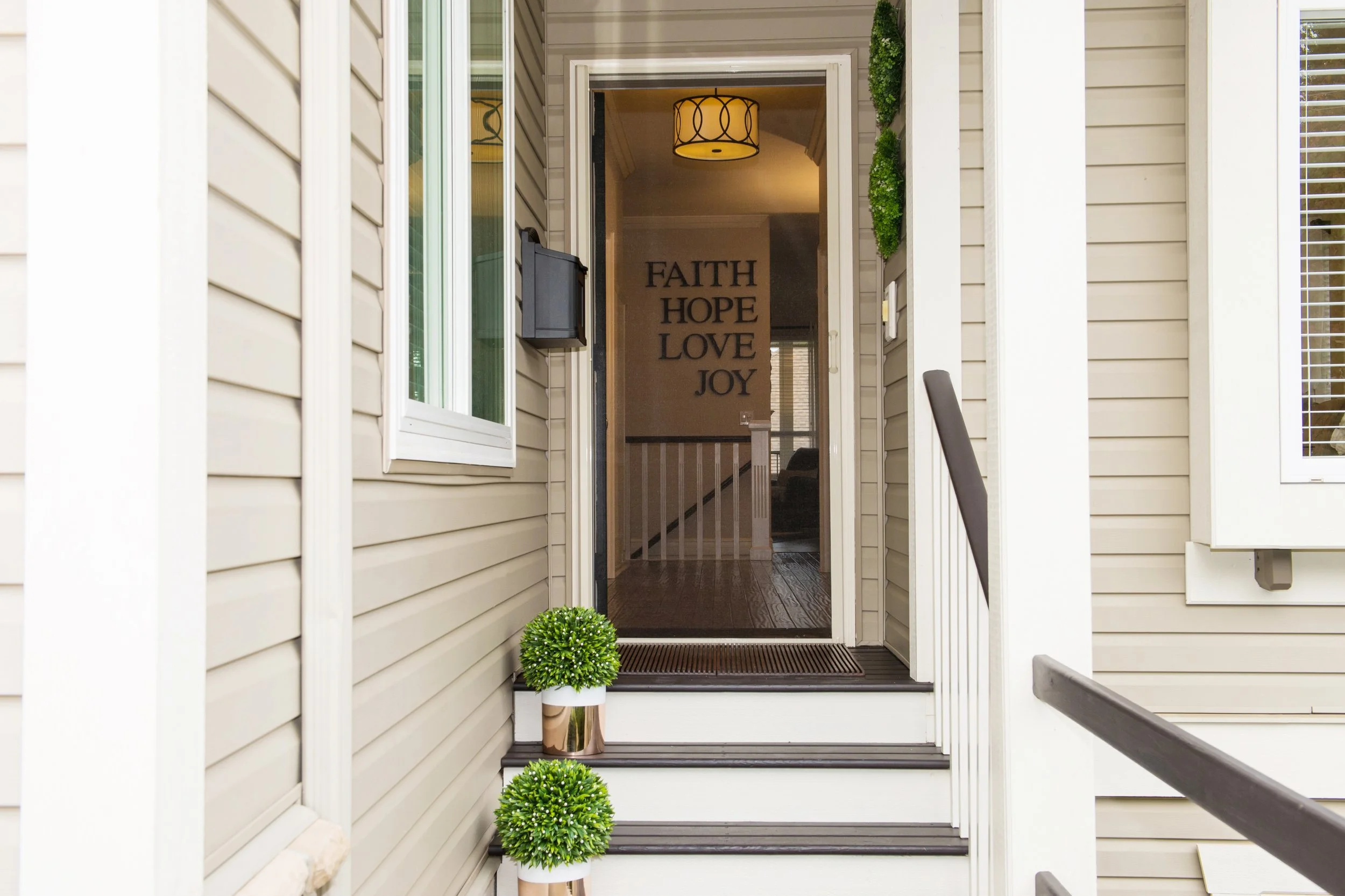 Phantom Retractable Screens for Doors
