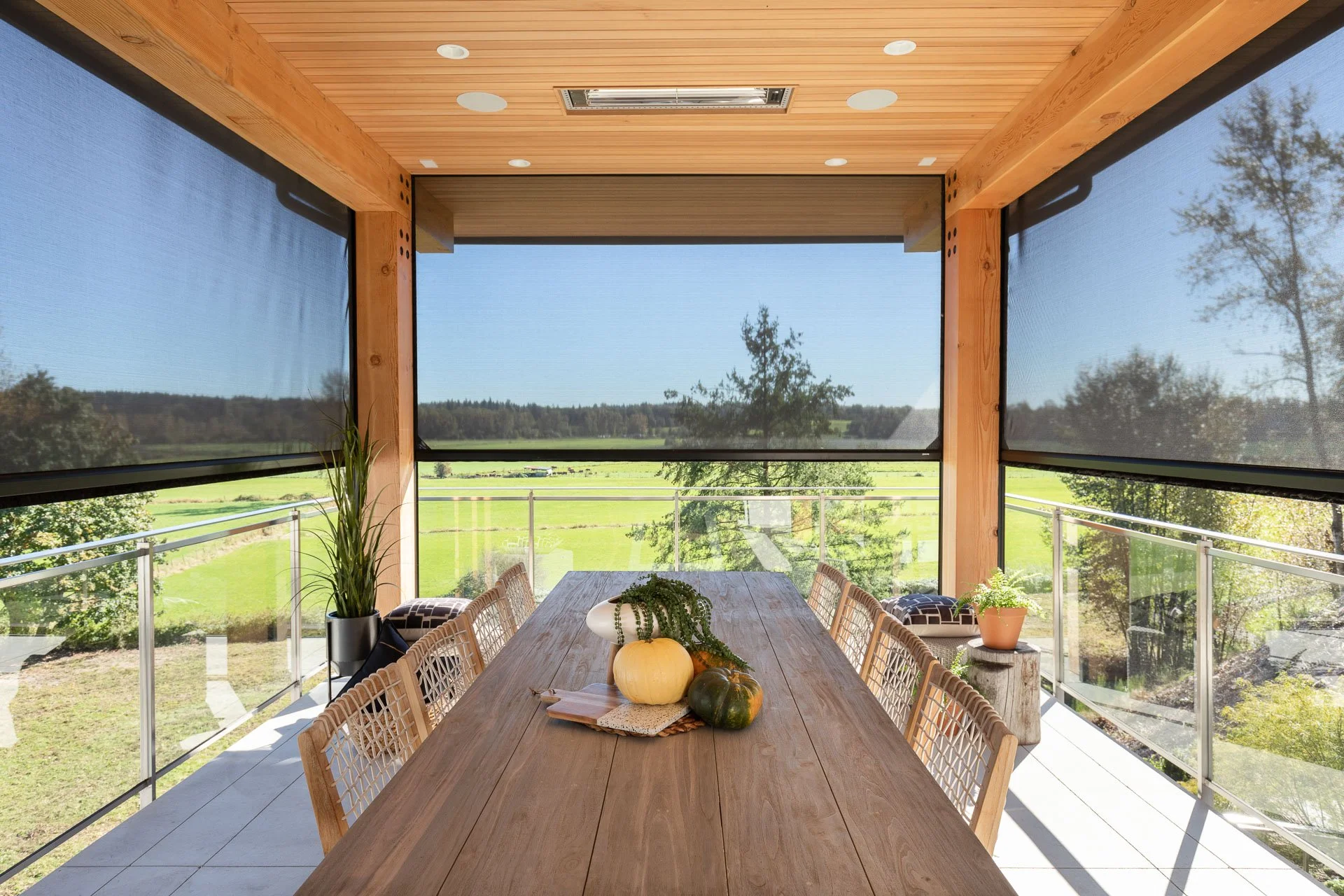Why Phantom Retractable Screens?