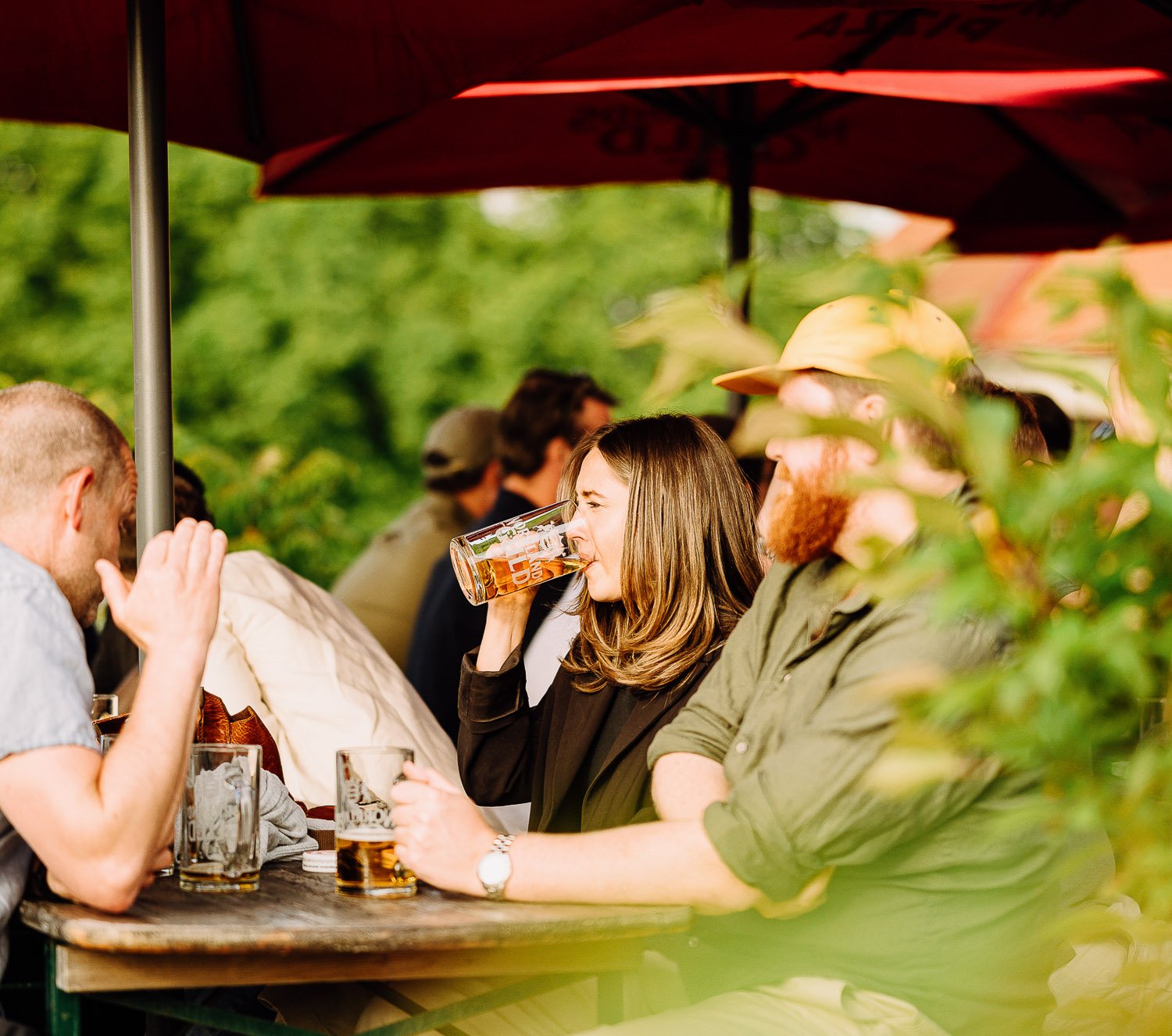 Biergarten, uteservering, öl, sol — Moreno Pizza