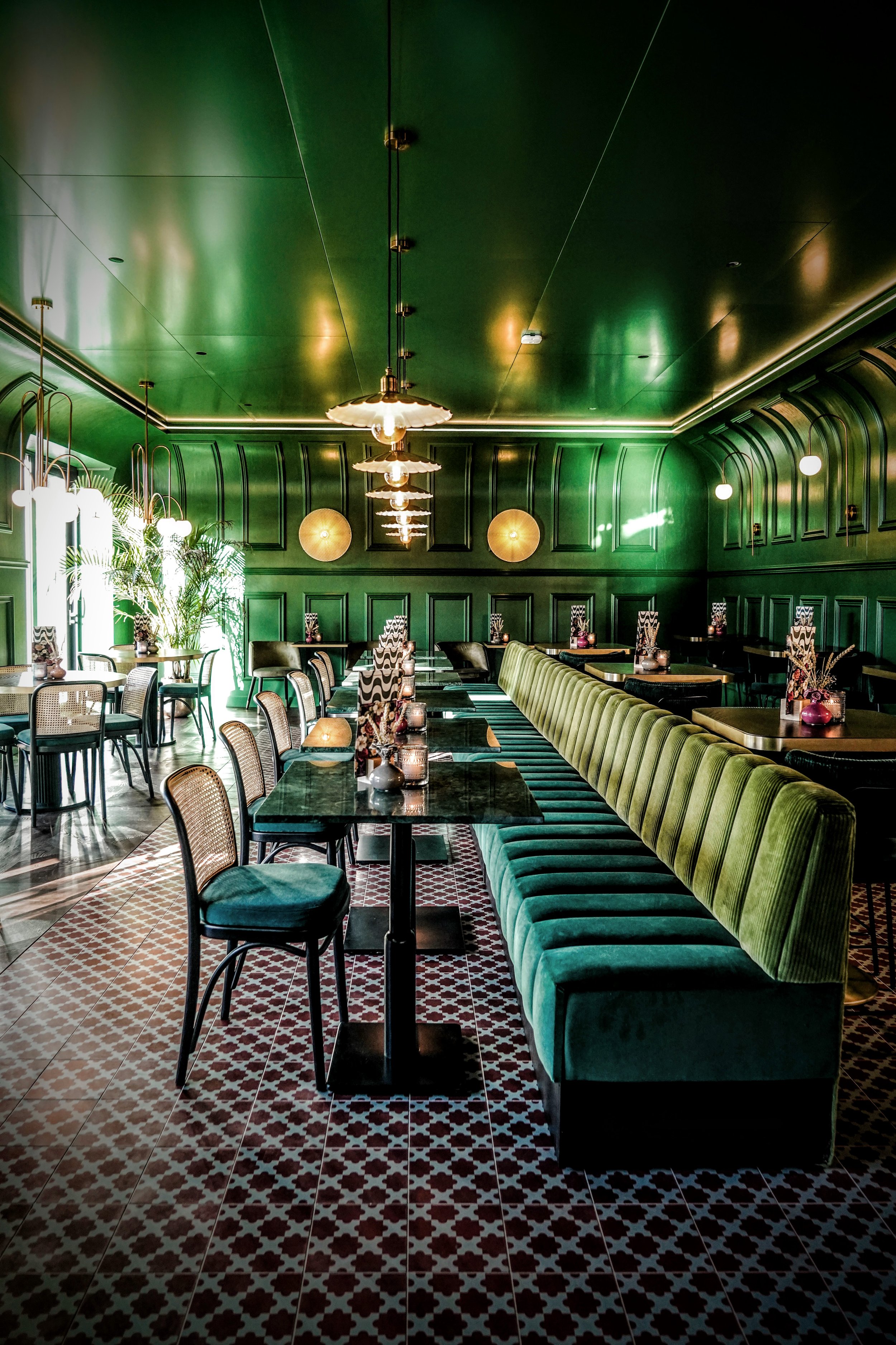 LIV - Restaurant | Diner | Cocktails | Wedding | Business events