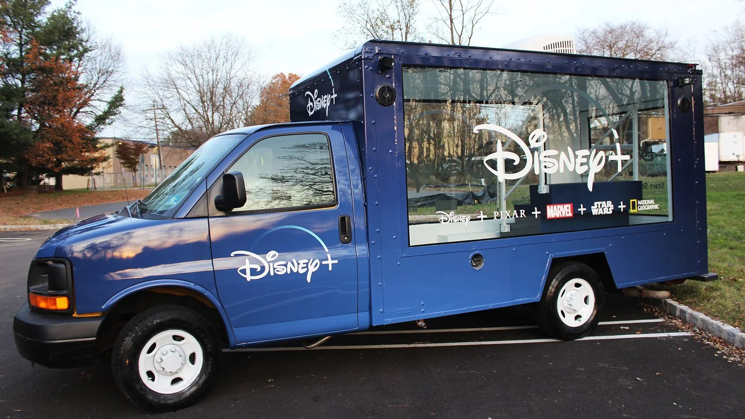 VTI's Fleet of Glass Box Truck Rentals will unleash Your Brand's ...