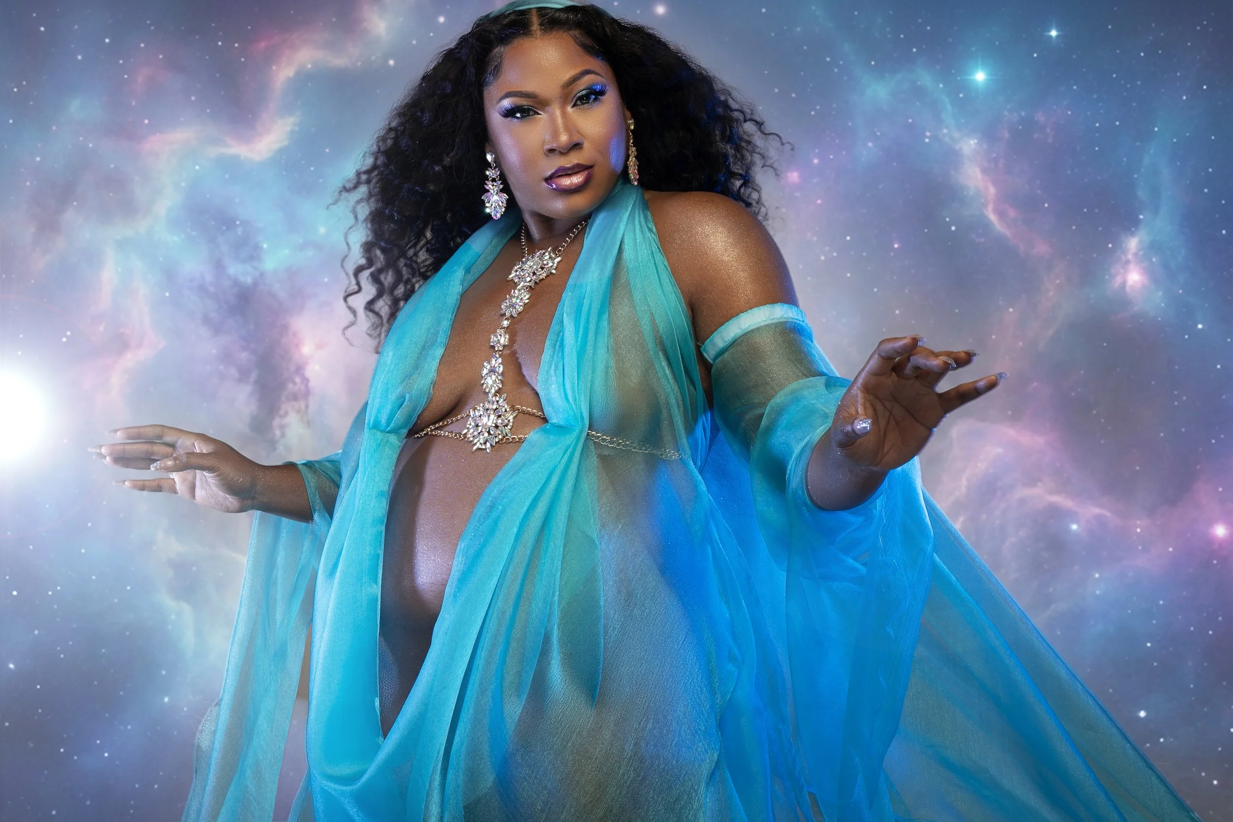 LOVING MY BODY WHILE IT BUILDS LIFE — Queen Size Magazine