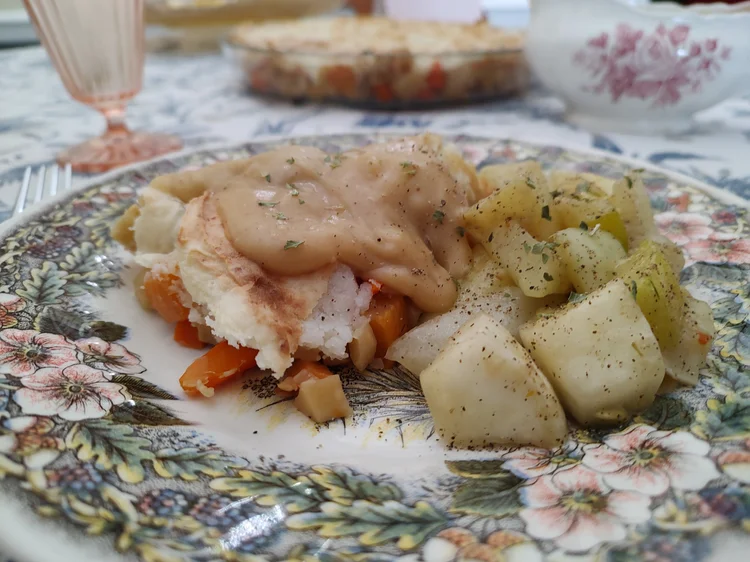 A Quintessential Food of World War II – Lord Woolton Pie — Wartime ...