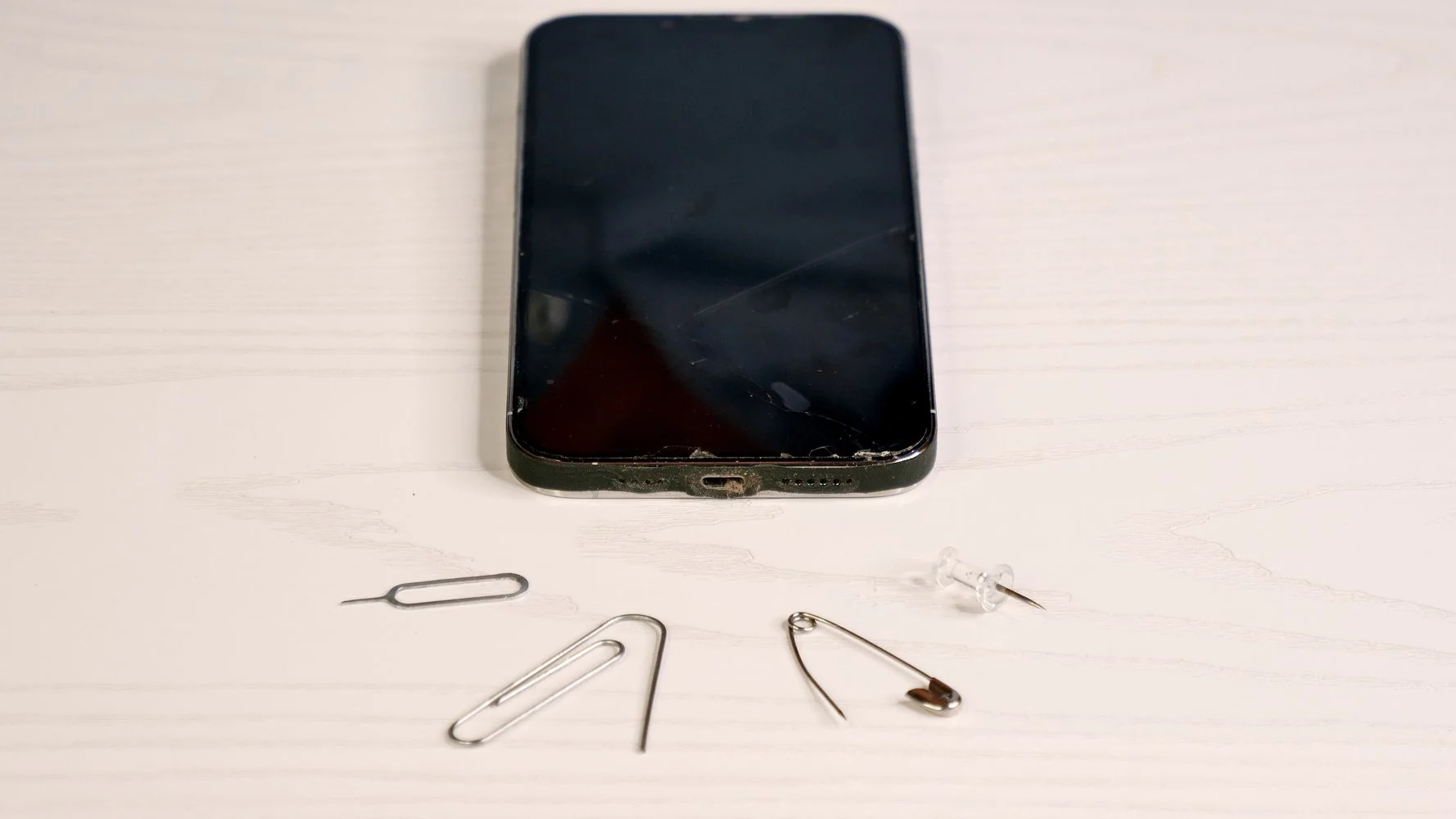 TOP 3 FREE DIY iPhone Repair Tricks - Charging Port Cleaning.