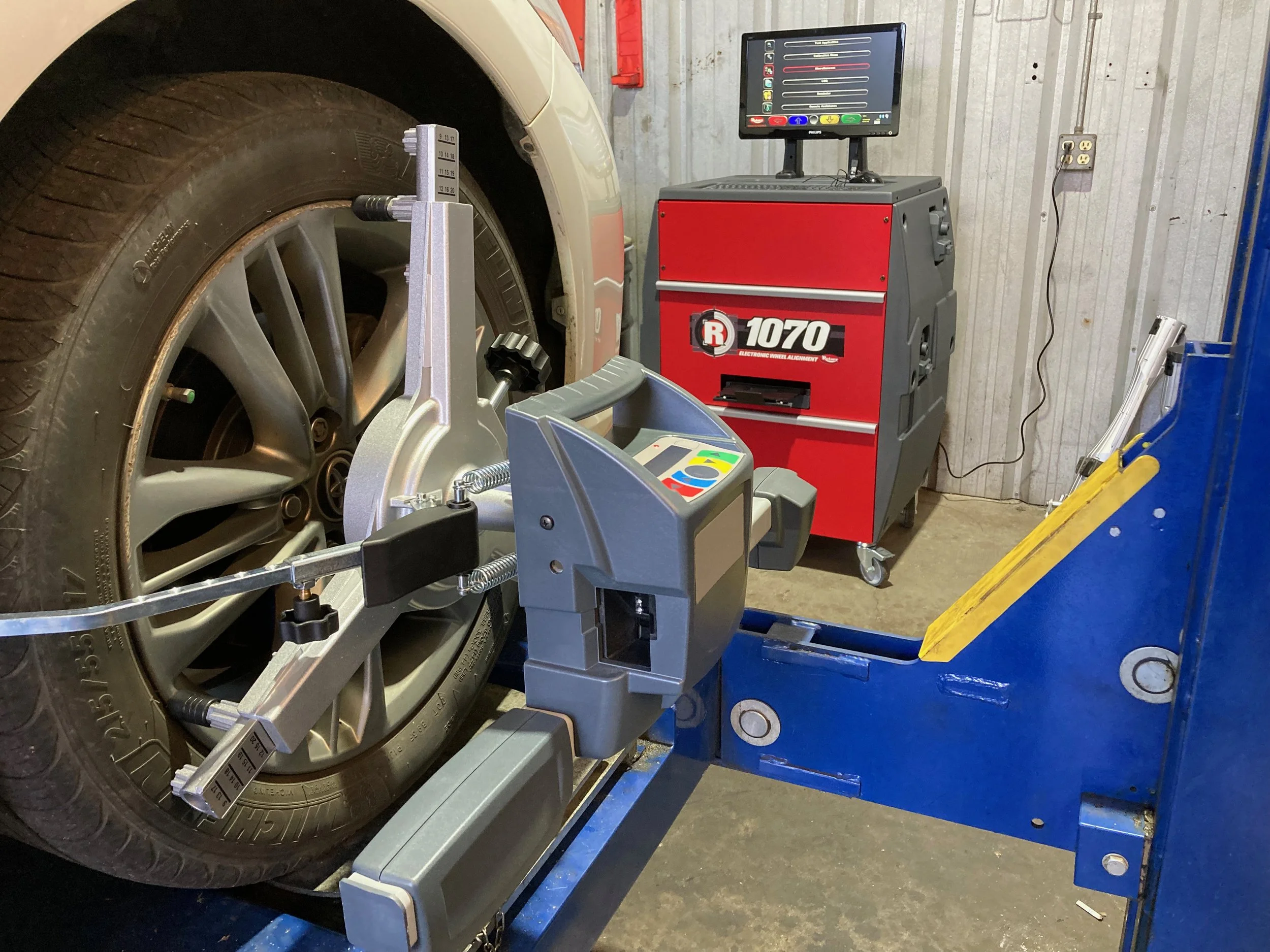 Rotary R1070 Alignment Machine — Coastal Equipment Inc.