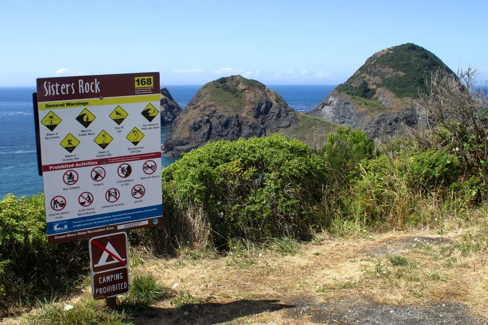 Quick Guide to Sisters Rock State Park on the Oregon Coast — Pines and ...