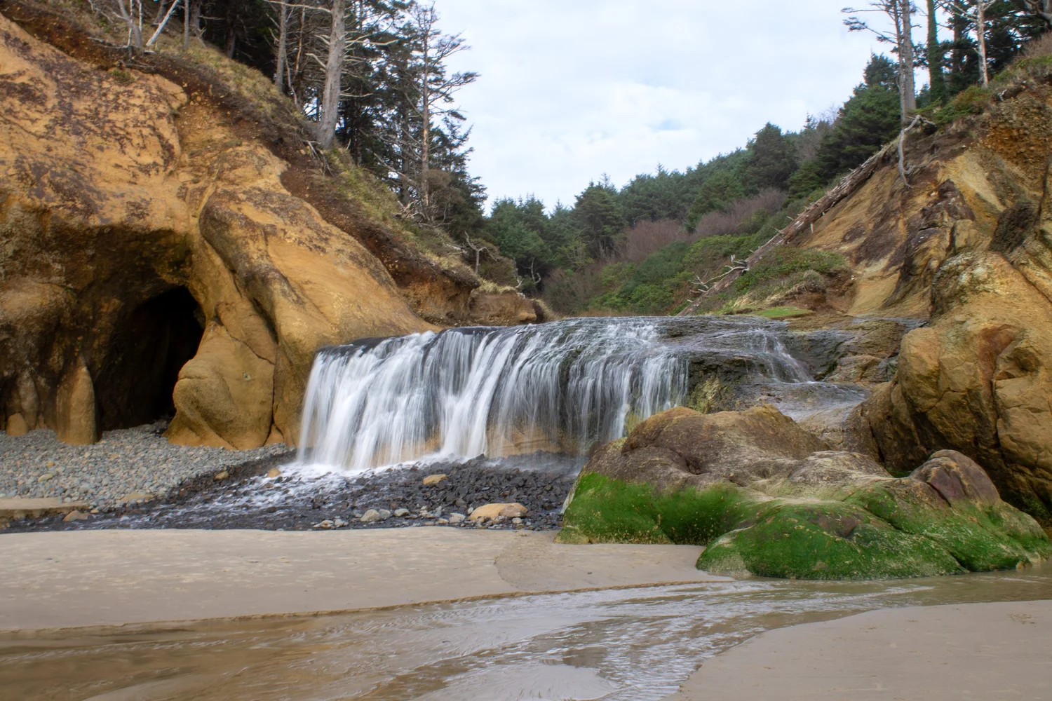 How to Hike around Hug Point at the Oregon Coast — Pines and Vines