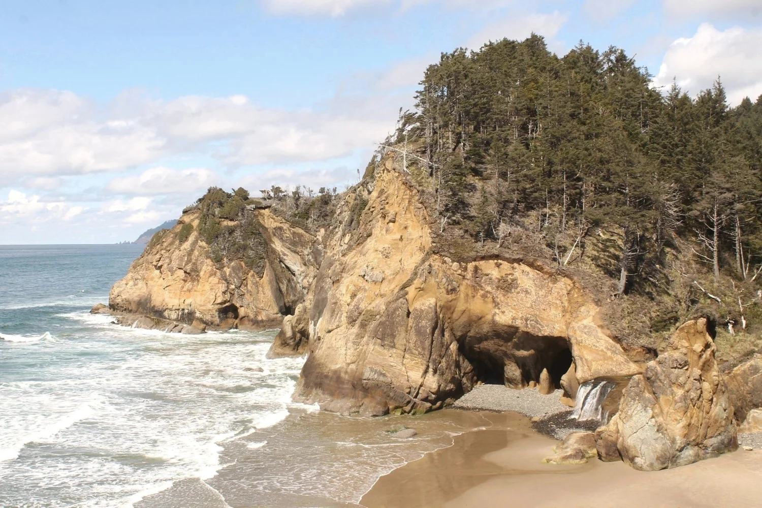 How to Hike around Hug Point at the Oregon Coast — Pines and Vines