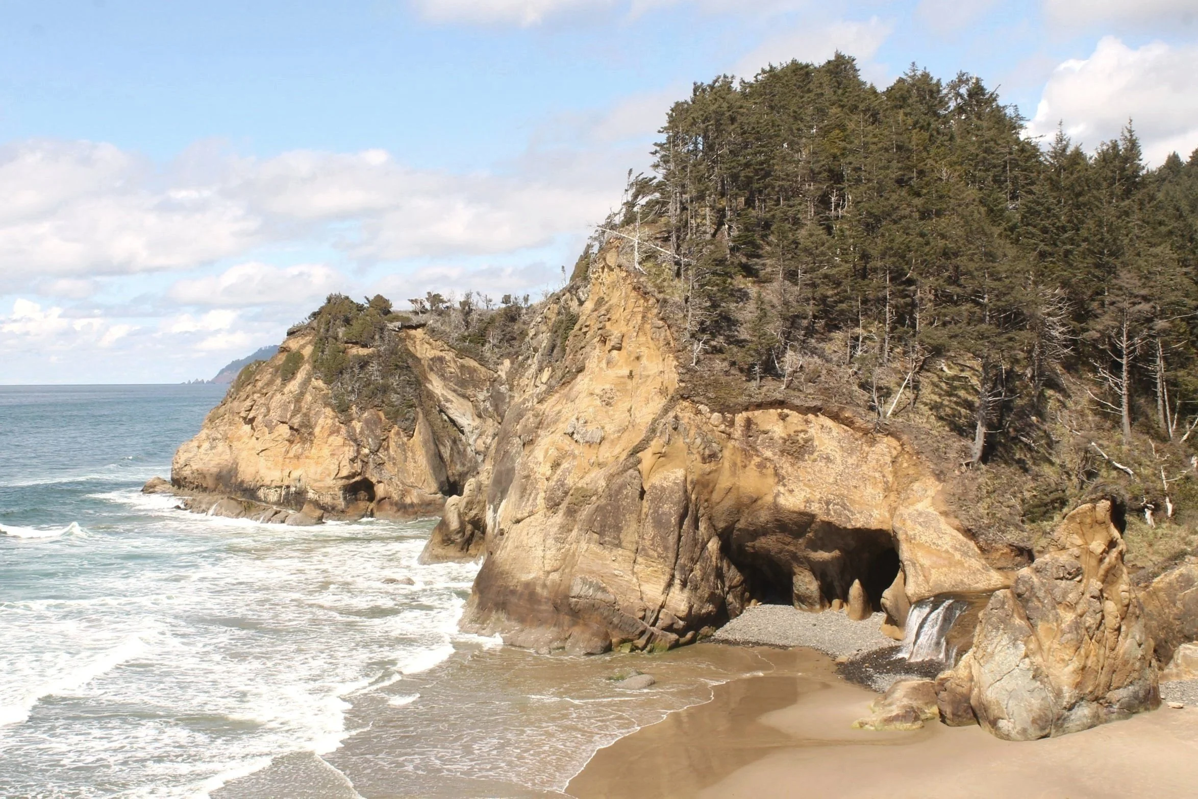 How to Hike around Hug Point at the Oregon Coast — Pines and Vines
