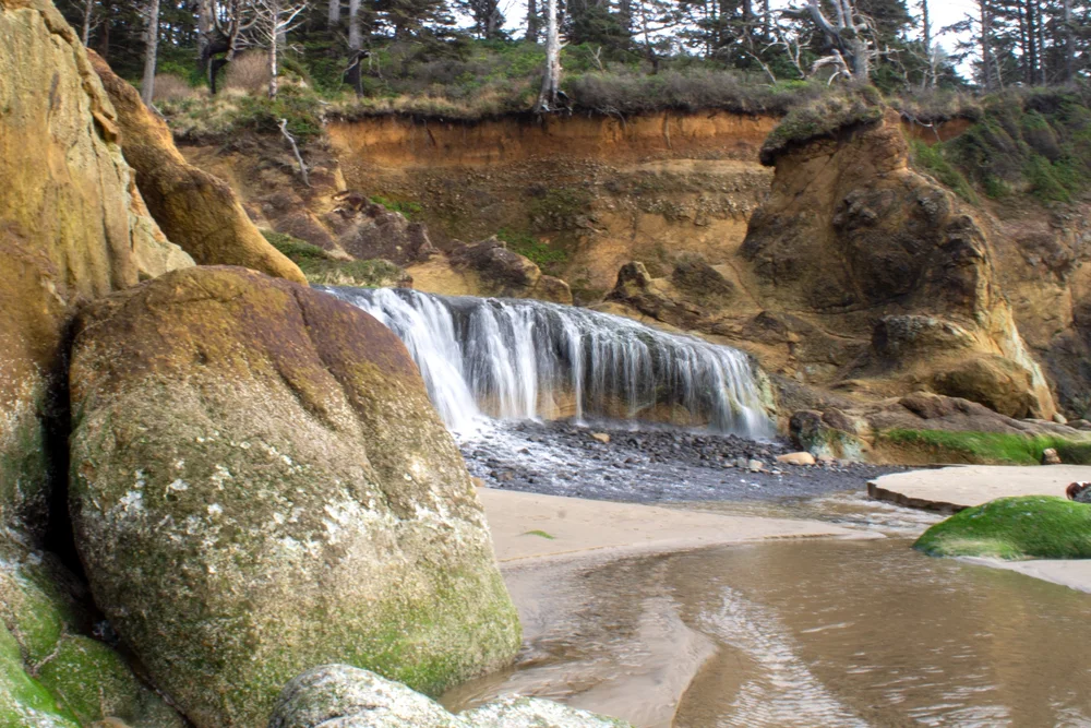 Quick Guide to Hug Point — Pines and Vines