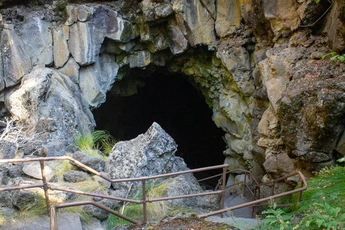 How to Visit the Lava River Cave — Pines and Vines