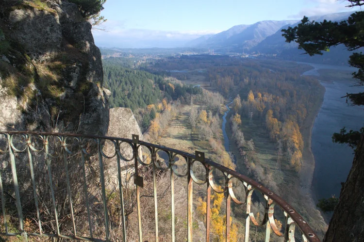 5 Great Hikes at Beacon Rock State Park — Pines and Vines