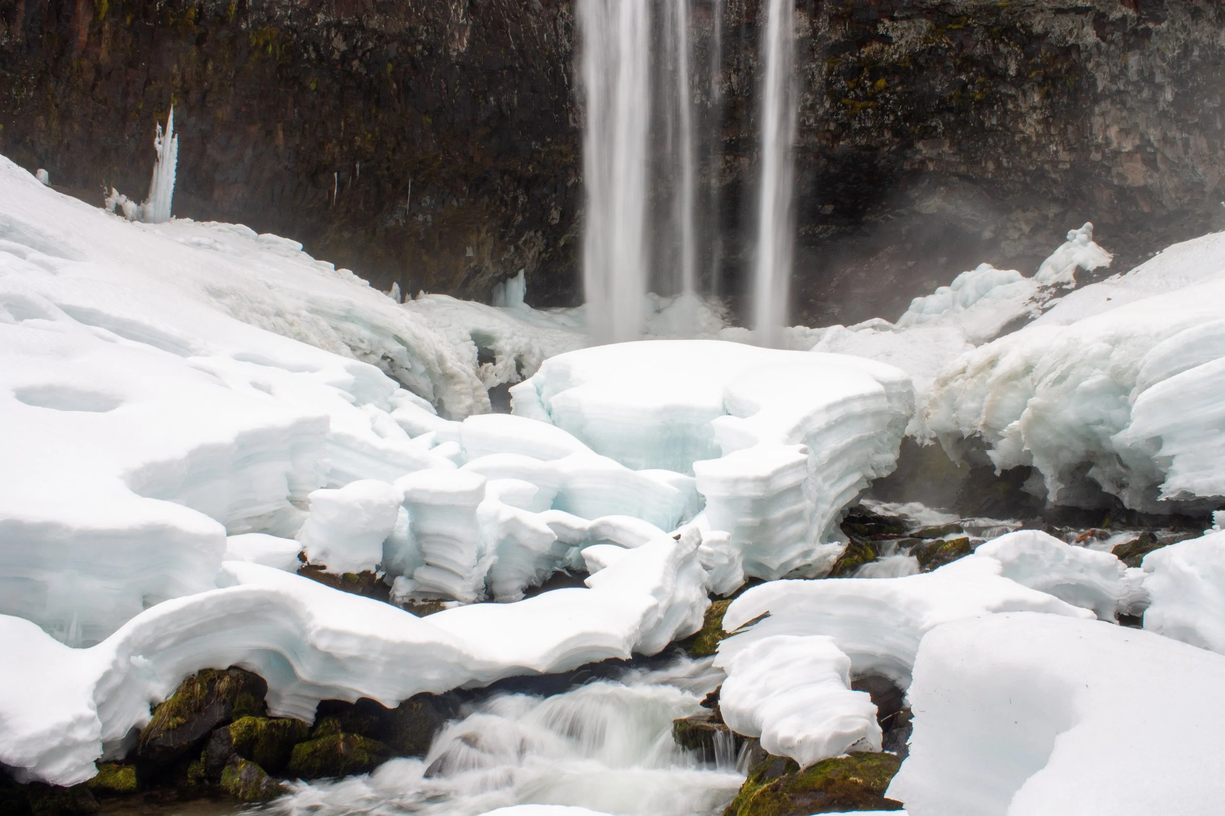 How to Hike or Snowshoe to Tamanawas Falls in Winter — Pines and Vines