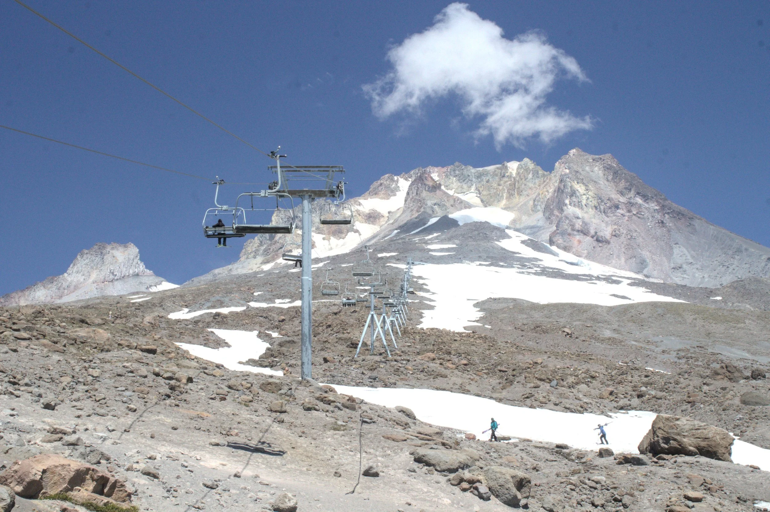 How to Hike to Silcox Hut on Mt Hood — Pines and Vines