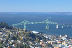 All about Visiting the Astoria Column — Pines and Vines — Pines and Vines