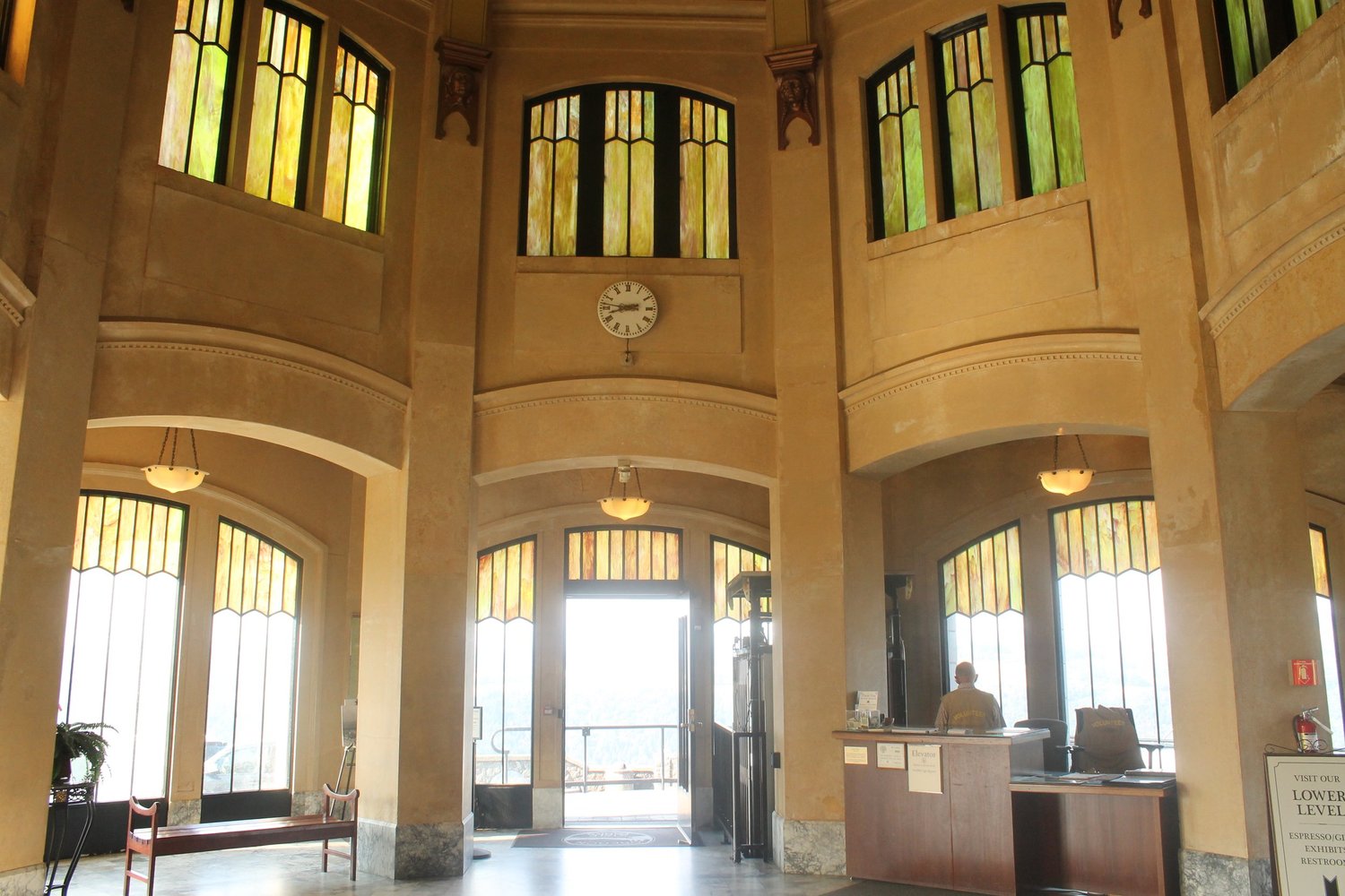 Visiting Vista House at Crown Point — Pines and Vines — Pines and Vines