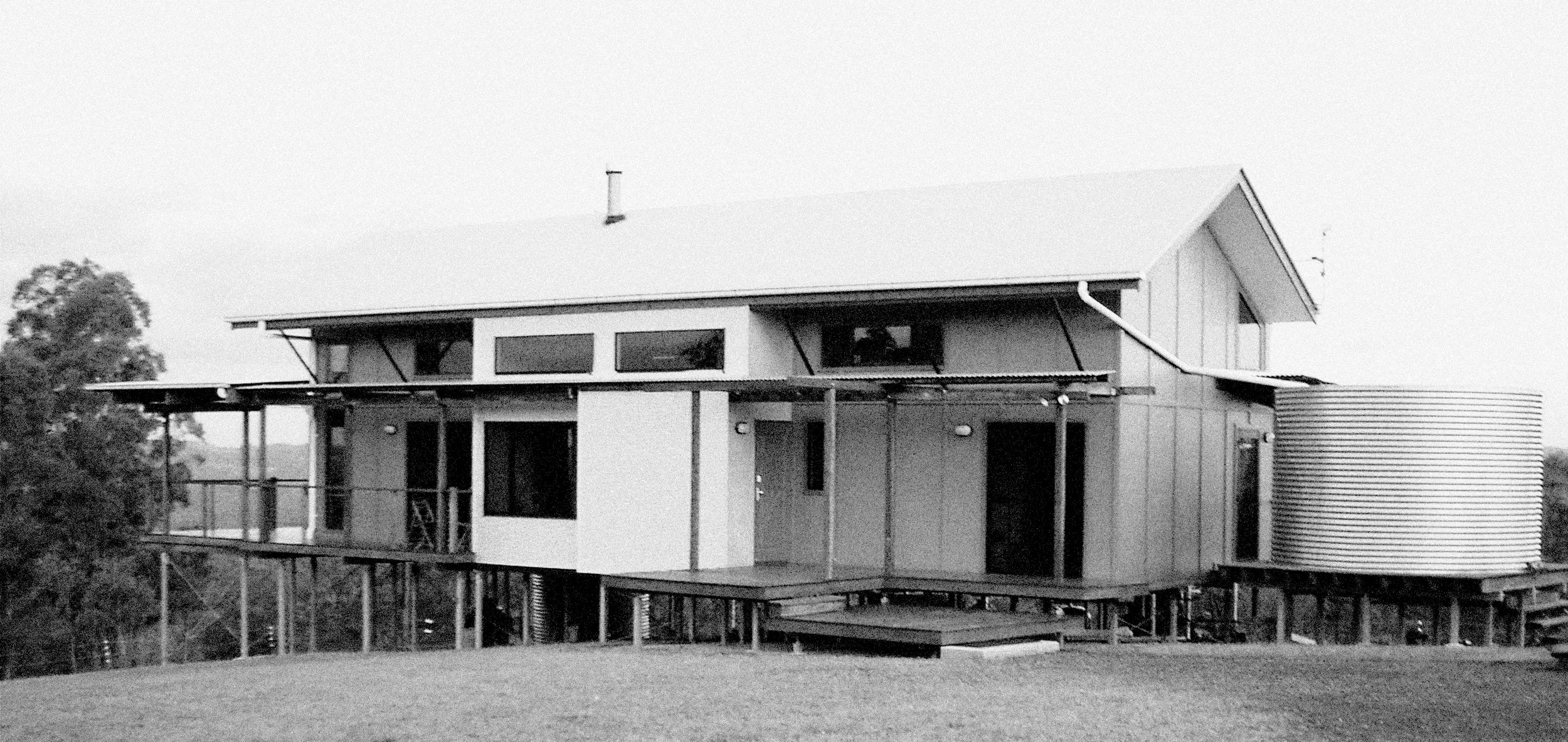 grapetree house: winner of 2003 QMBA award for design in the queensland ...