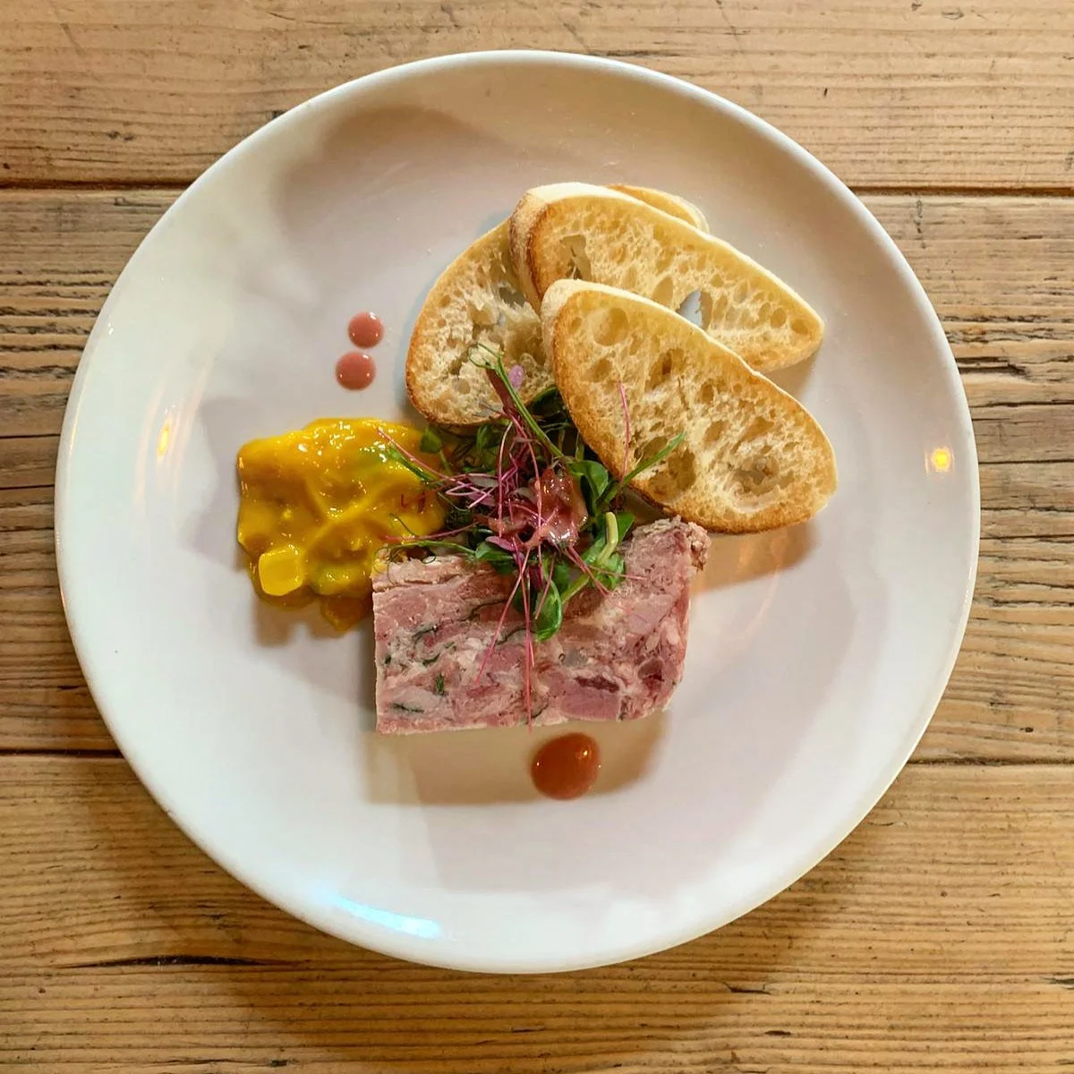 Photos — Victoria Pub & Kitchen