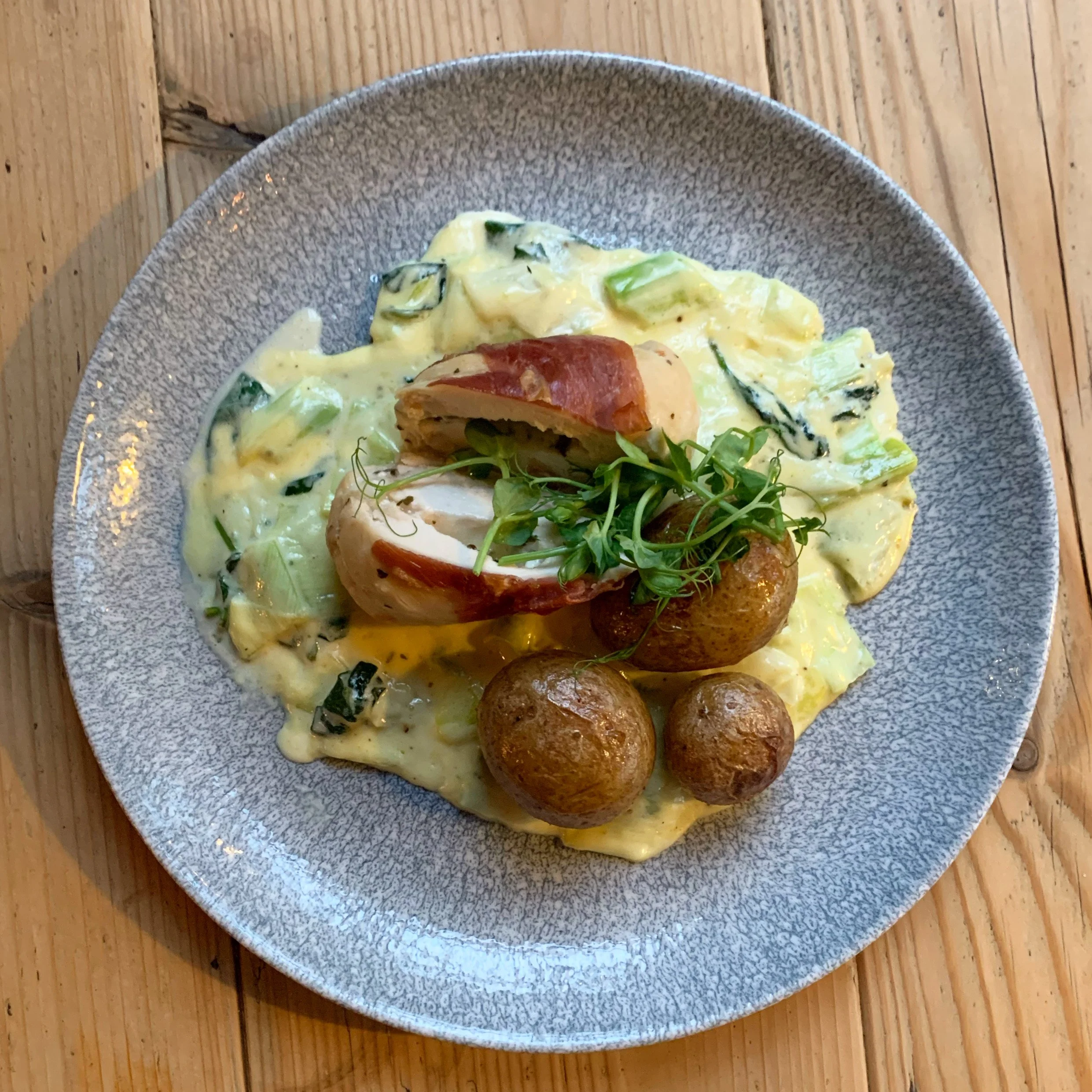 Victoria Pub & Kitchen