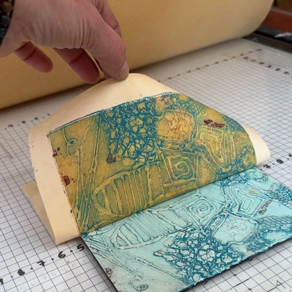 Painting with pigmented wax, printmaking with wax, in-person painting ...
