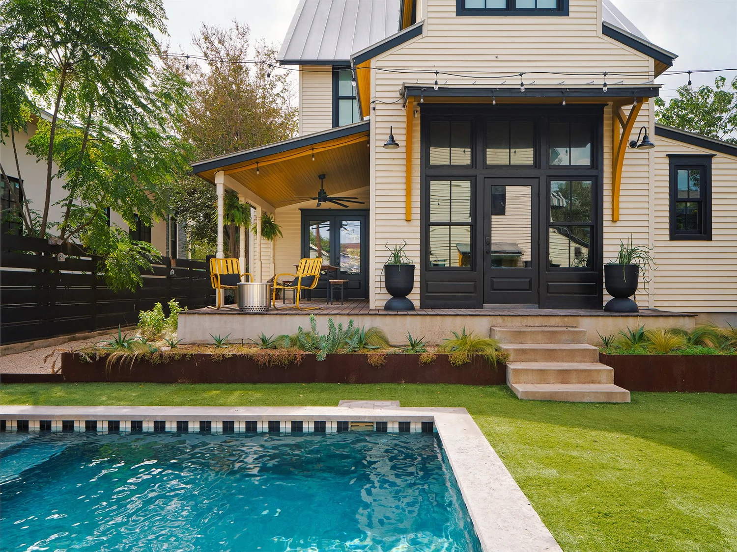East 9th — Texas Tiny Pools