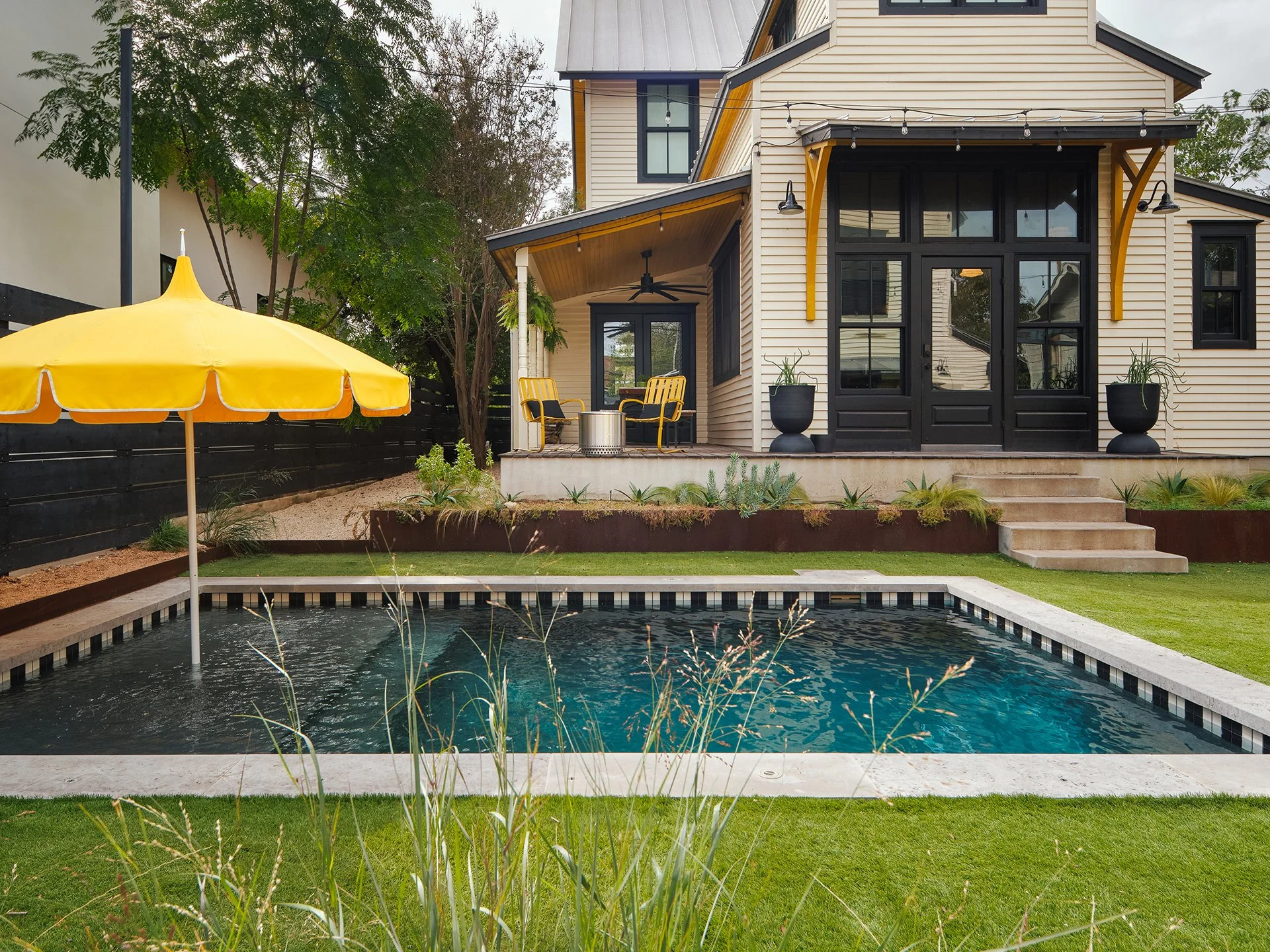 East 9th — Texas Tiny Pools