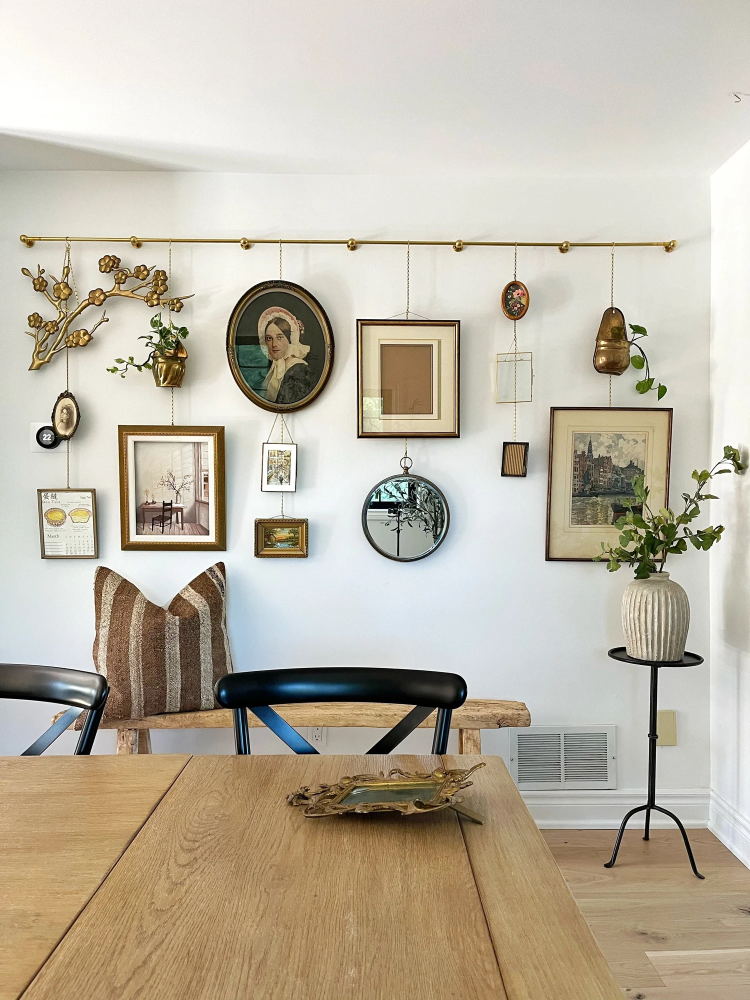 Tired of gallery walls, try a picture rail instead — The Kwendy Home