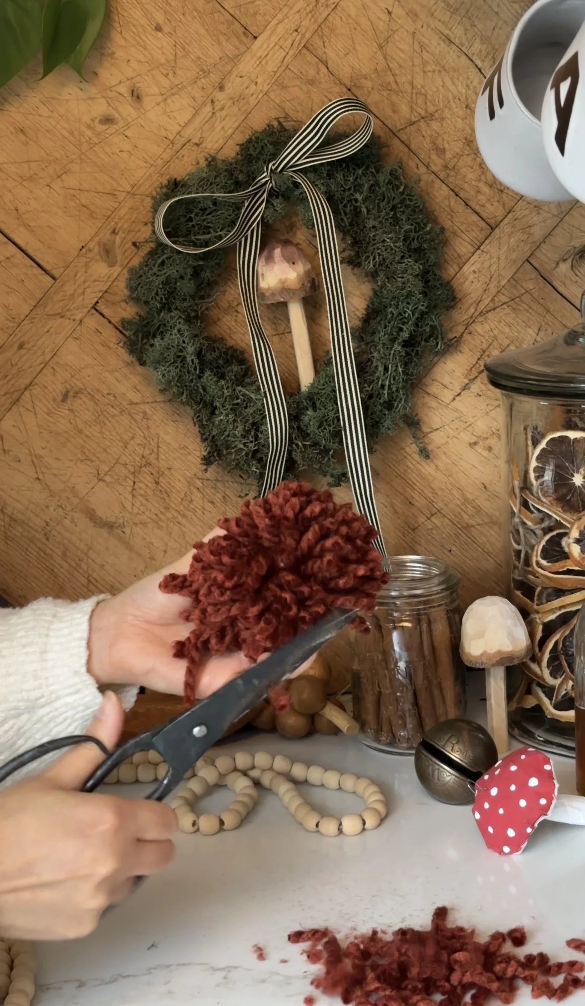 How to Make Pom Pom Garlands — The Kwendy Home