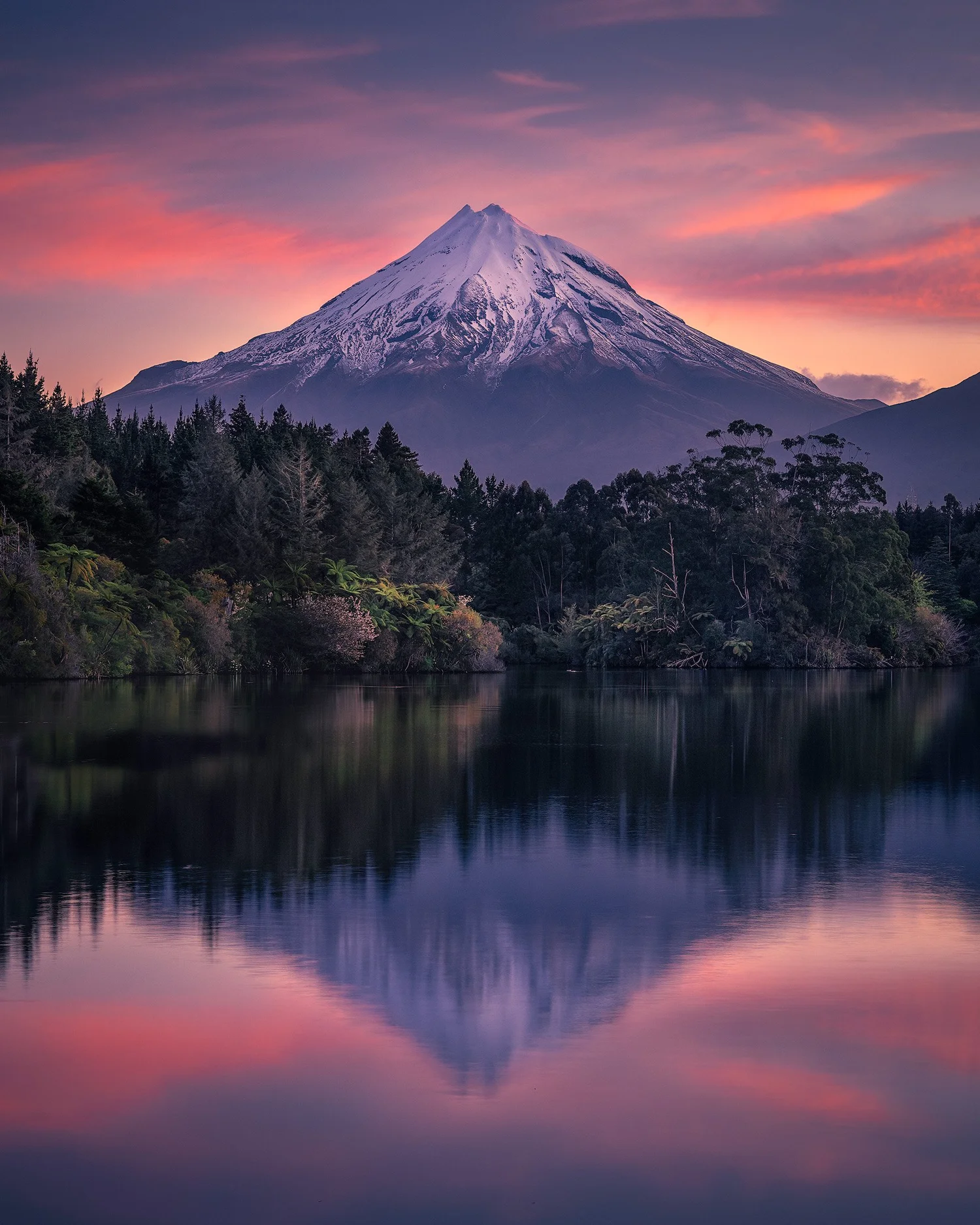 New Zealand: North Island Landscape Photographs by Jos Buurmans