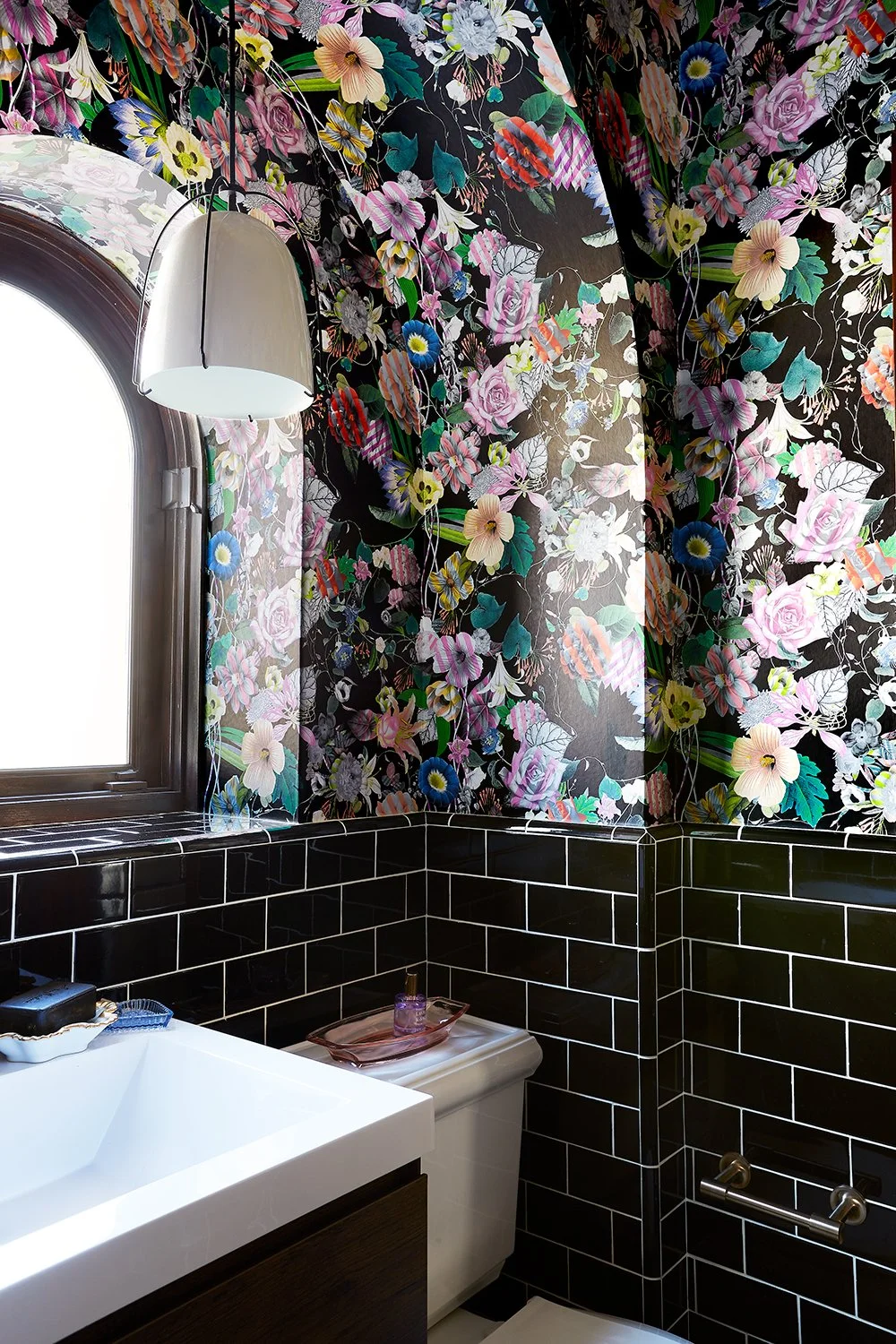 Black Lacquer Design | Endless interior delight.