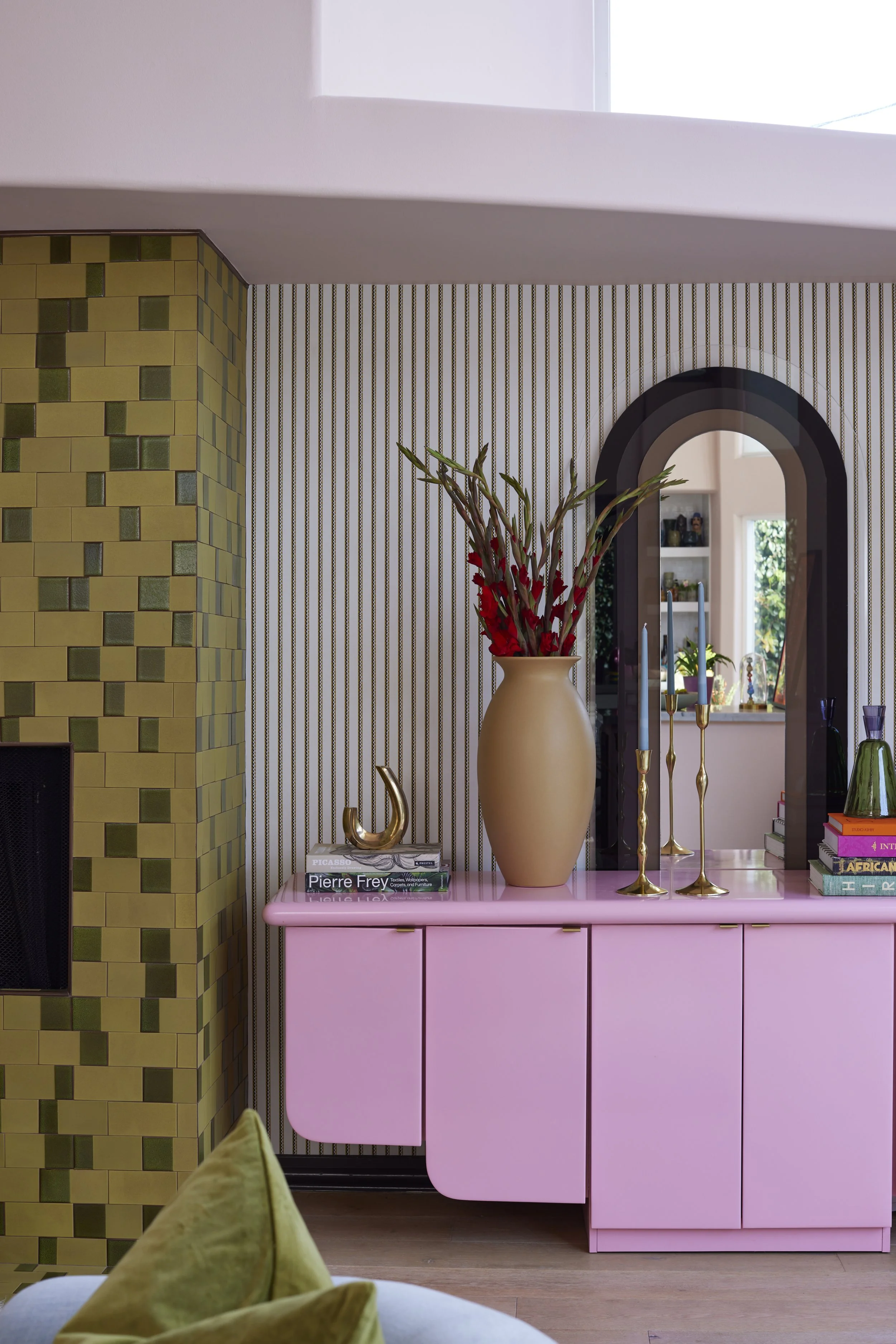 Colorful Coastal Contemporary — Black Lacquer Design | Endless interior ...