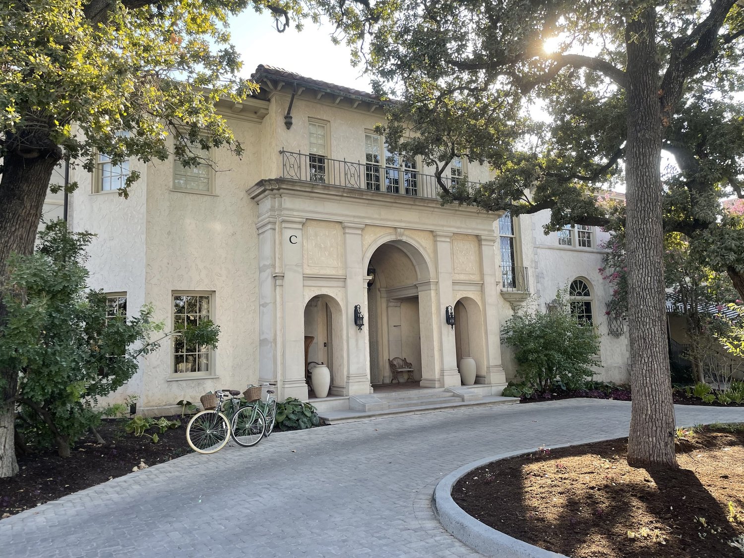 Know Before You Go: Commodore Perry Estate, Auberge Resorts (Austin ...