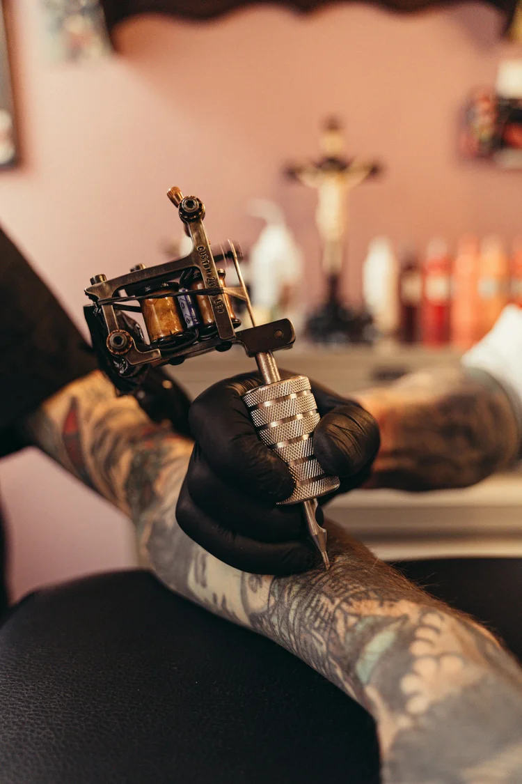 Geometric Hand Tattoos for Men: Design Ideas & Artistic Inspiration ...