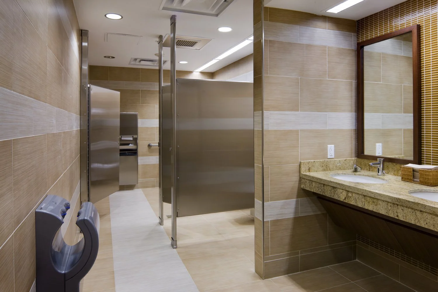 Florida International University Foundation Headquarters — MCHarry ...