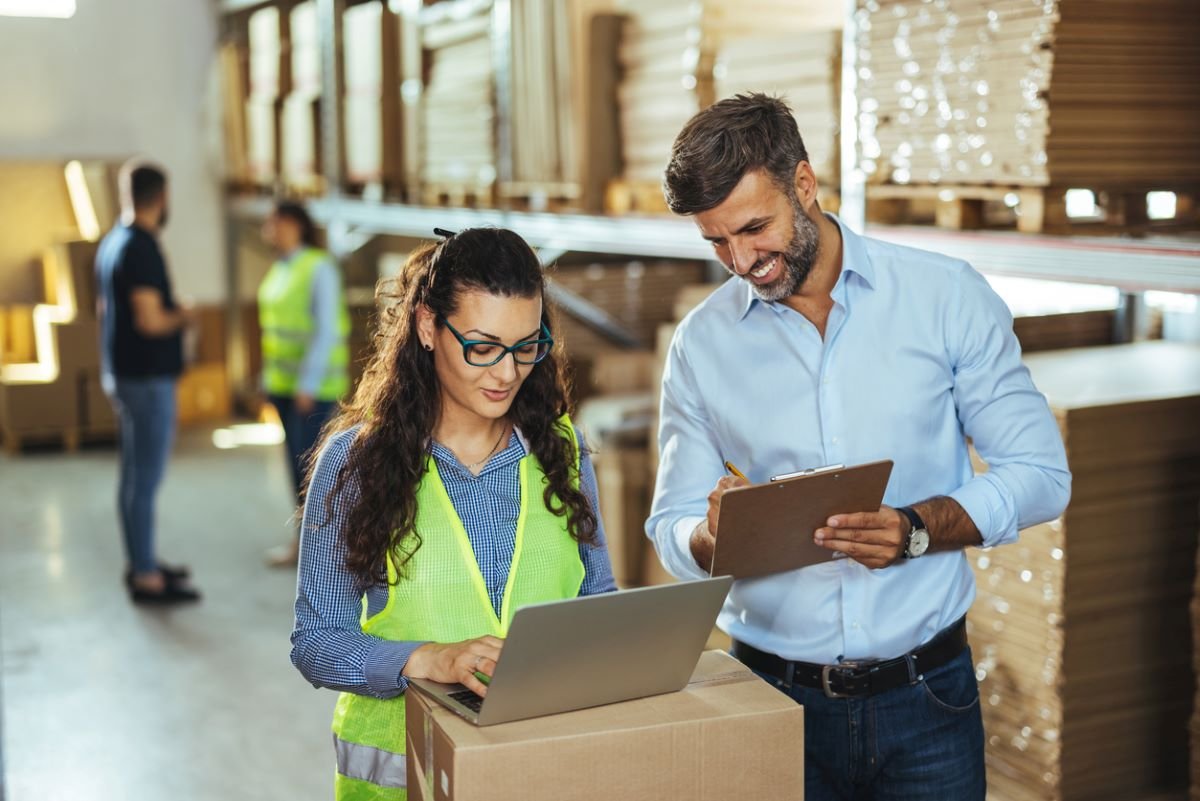 Tracking Monitoring And Delivery Updates — World Options - Shipping