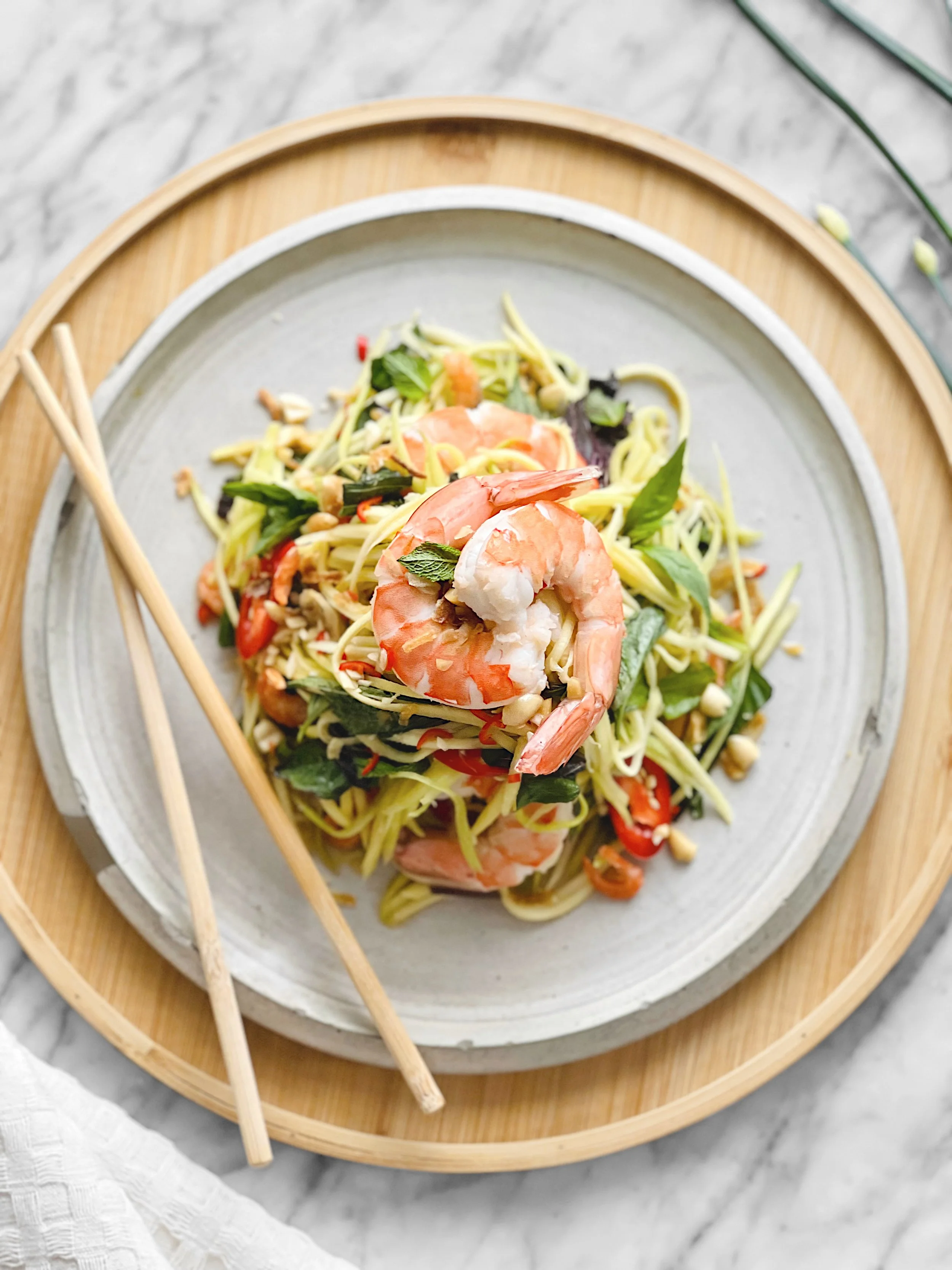 Salade de mangue verte à la vietnamienne avec crevettes — JM_cuisine ...