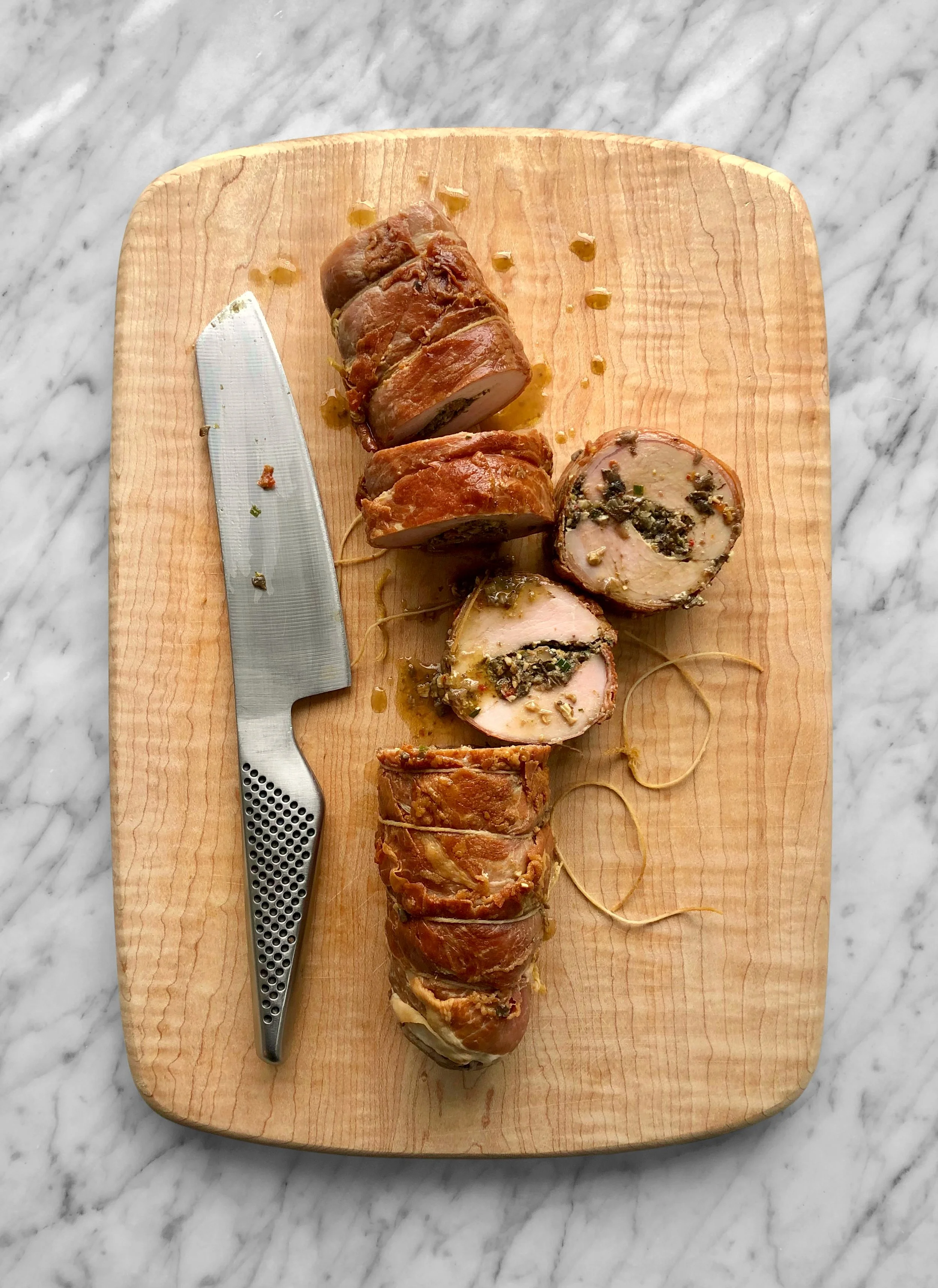 Filet de porc farci champignons-pesto, fenouil et oignon rôtis — JM ...