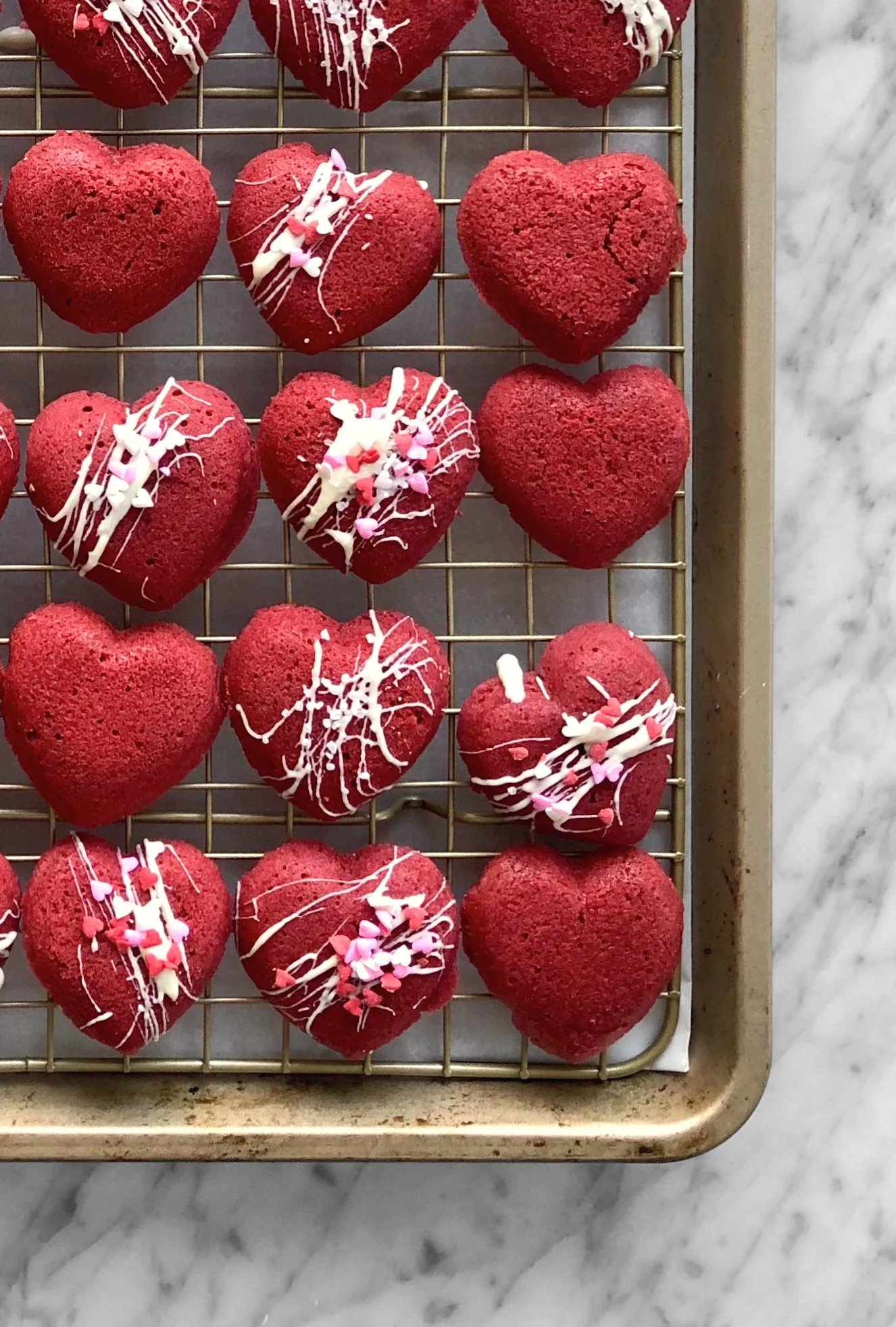 Mini madeleines «Red Velvet» — JM_cuisine par Jonathan Michaud