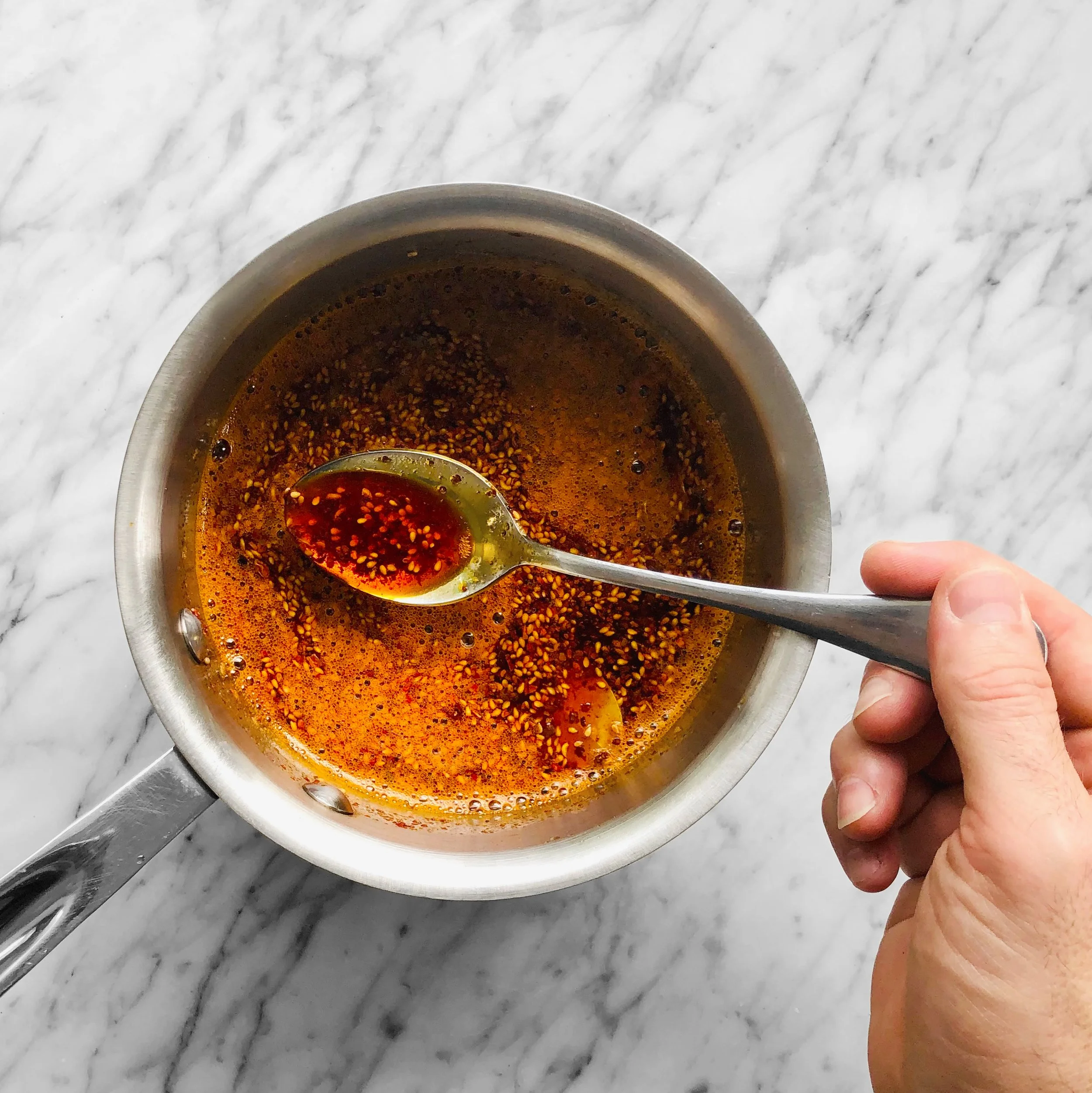 Huile rouge de piments à la sichuanaise — JM_cuisine par Jonathan Michaud