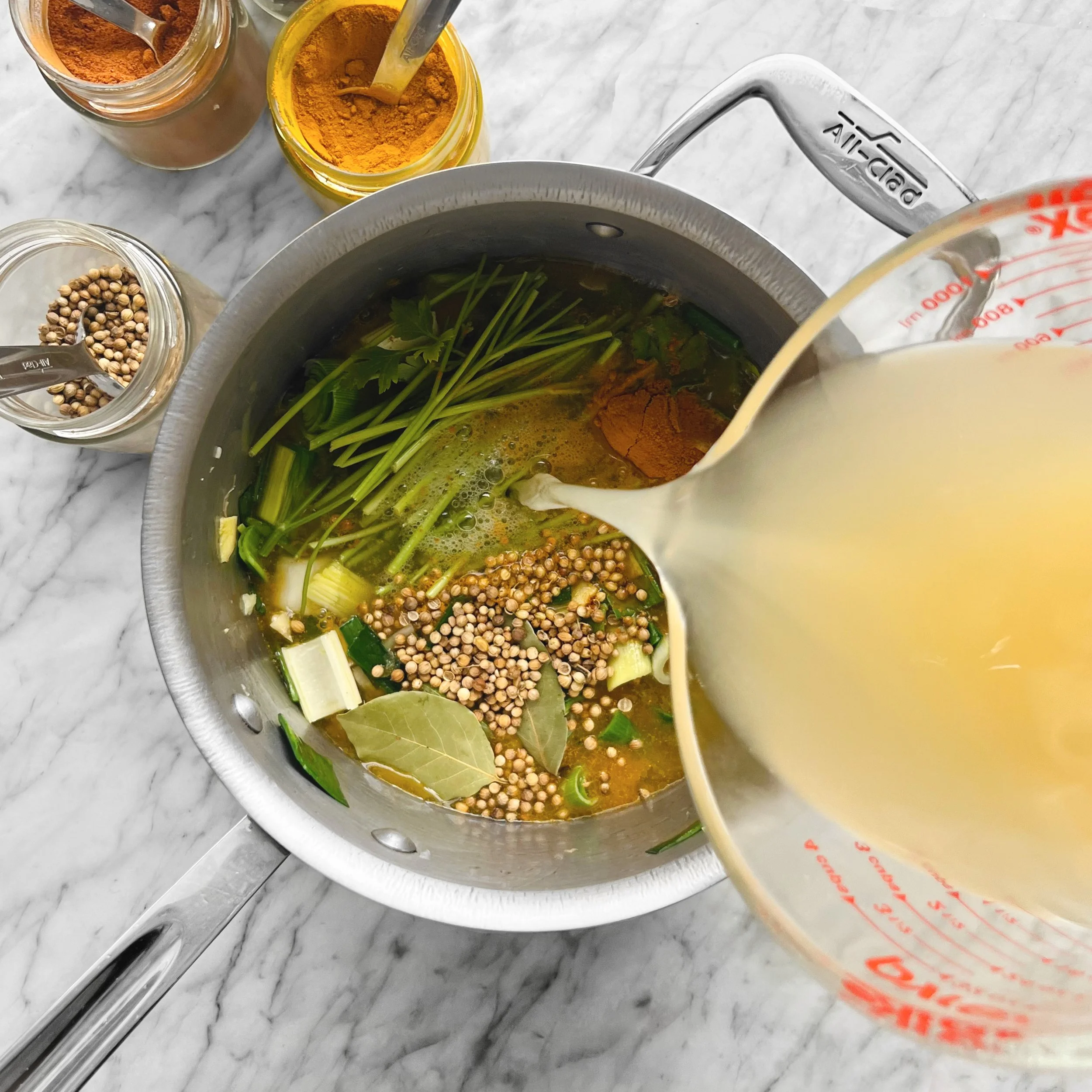 Soupe alphabétique artichauts-zuccini avec bouillon au curcuma — JM ...