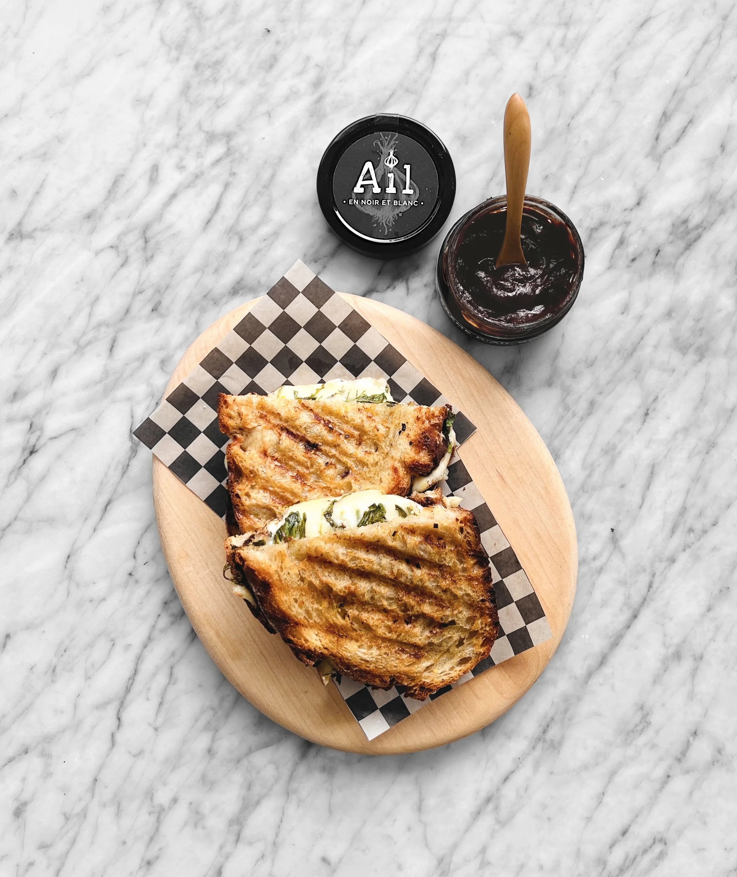 Grilled Cheese à l'ail noir et vert — JM_cuisine par Jonathan Michaud